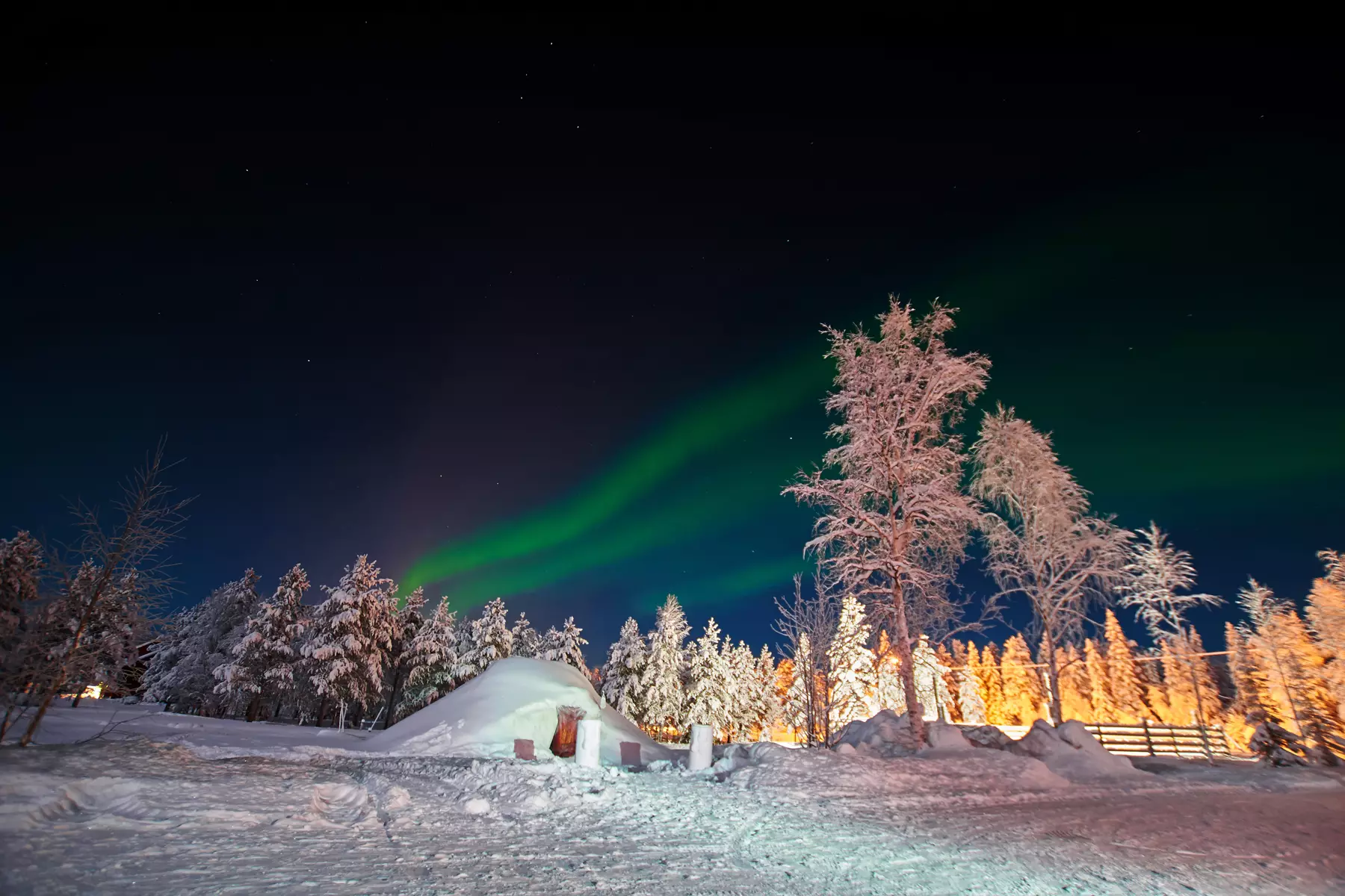 Igloo Airbnb hauv Pelkosenniemi, Finland