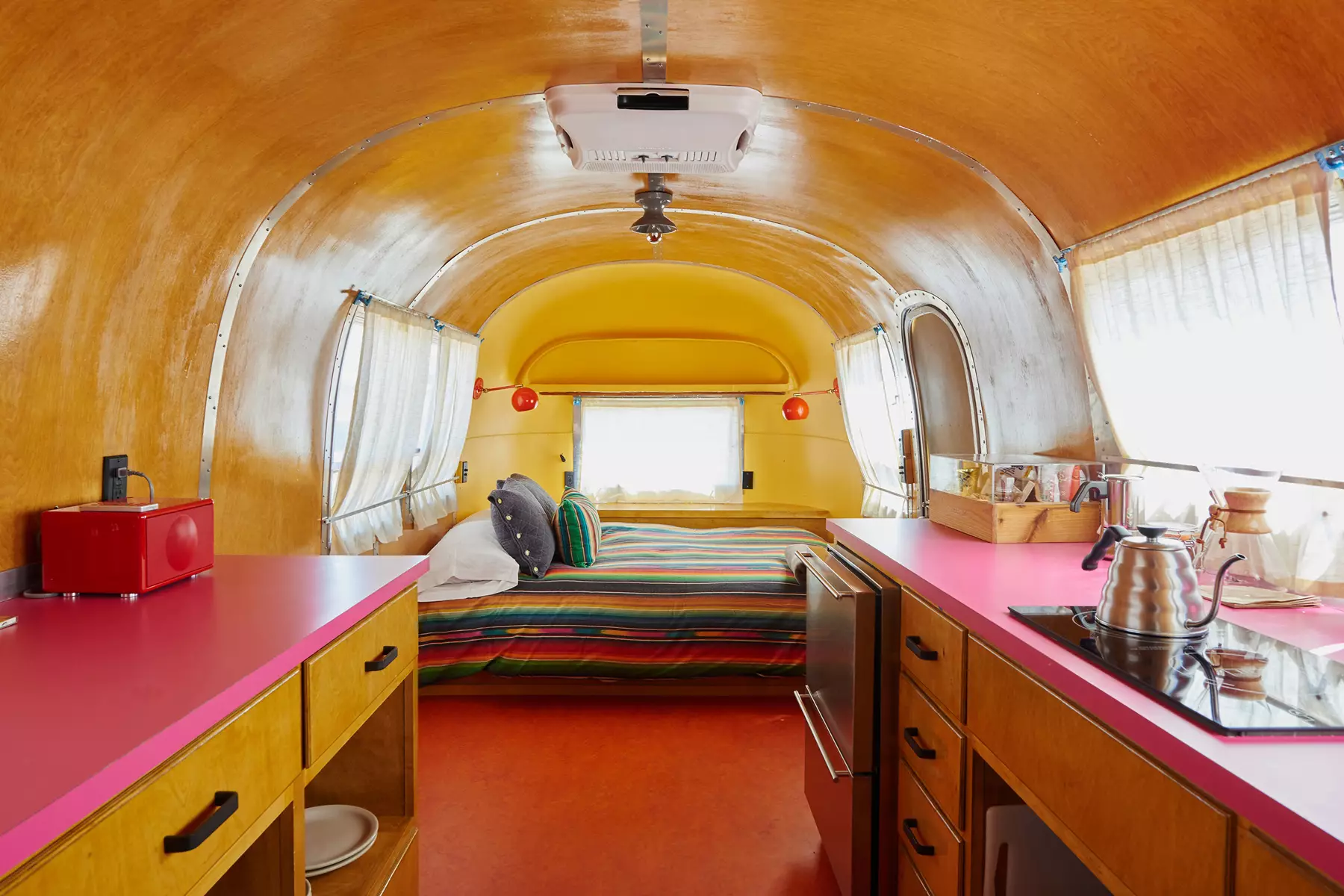 An der Prinzessin, e Vintage Trailer zu El Cosmico zu Marfa, Texas