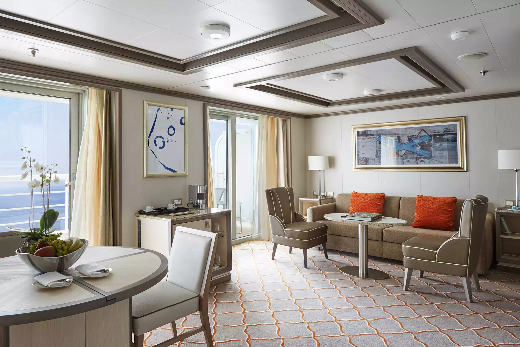 Isang Silver Suite na nakasakay sa isang cruise ship ng Silversea