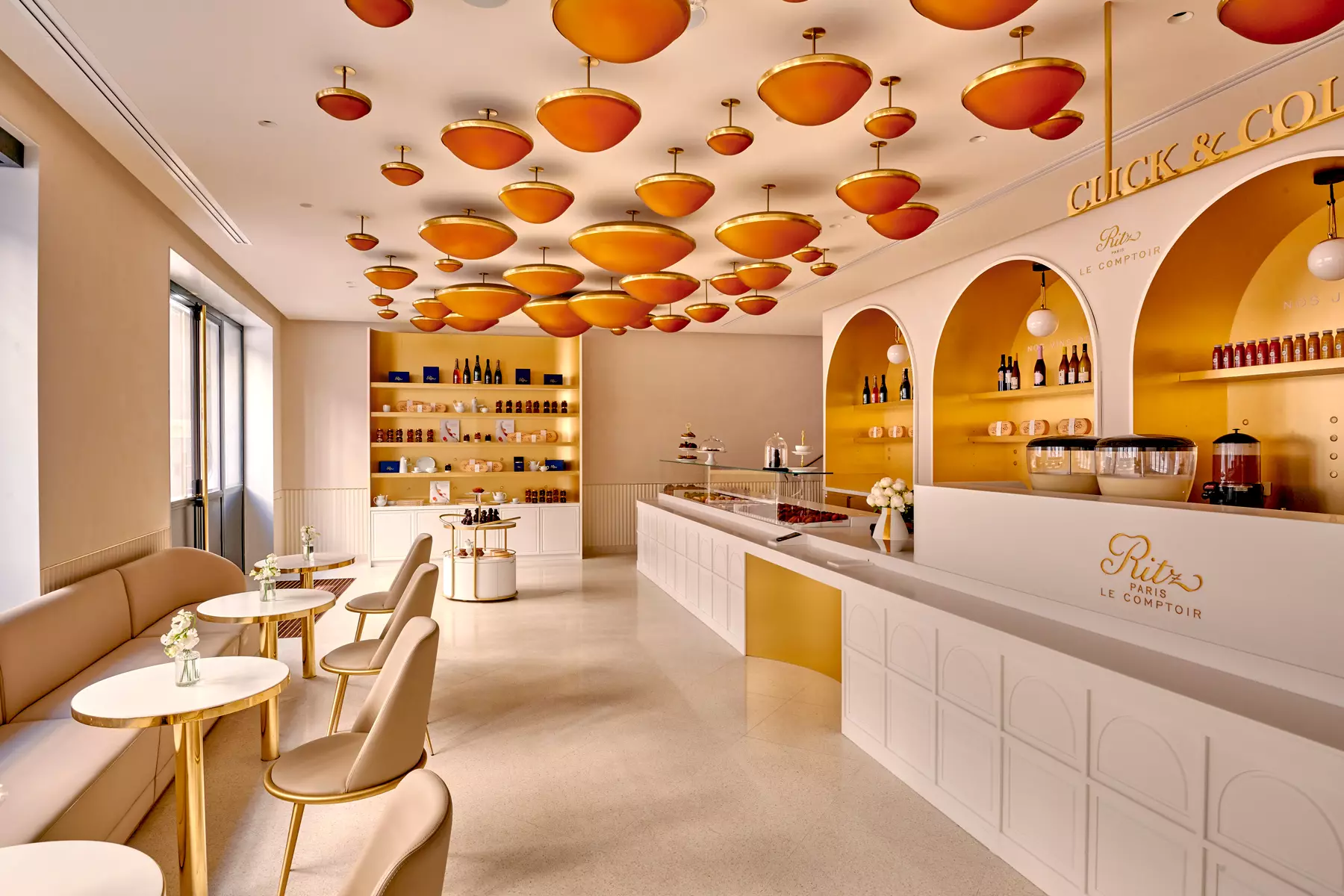 All'interno di Le Comptoir al The Ritz Paris