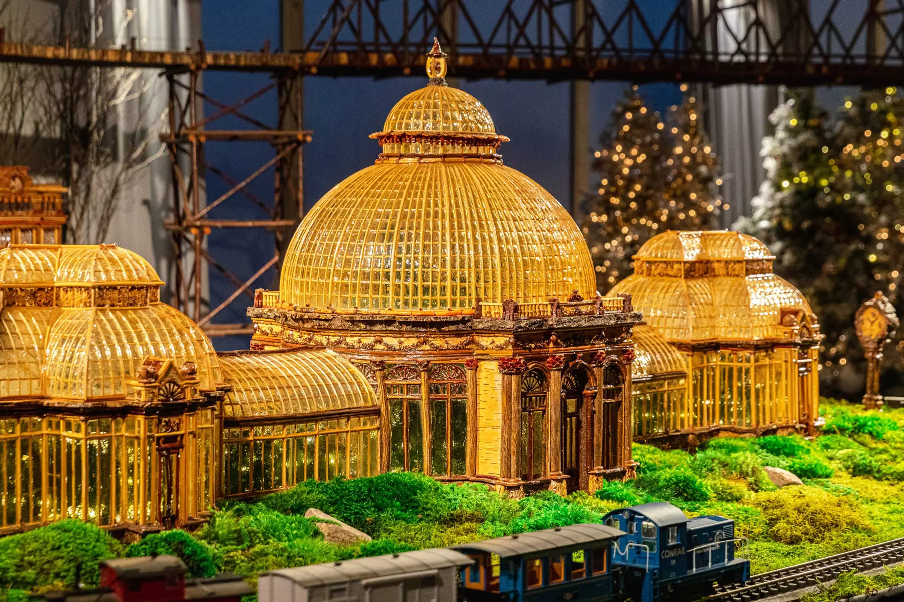 New York Botanical Garden Train Show a Glow wärend der Vakanzenzäit