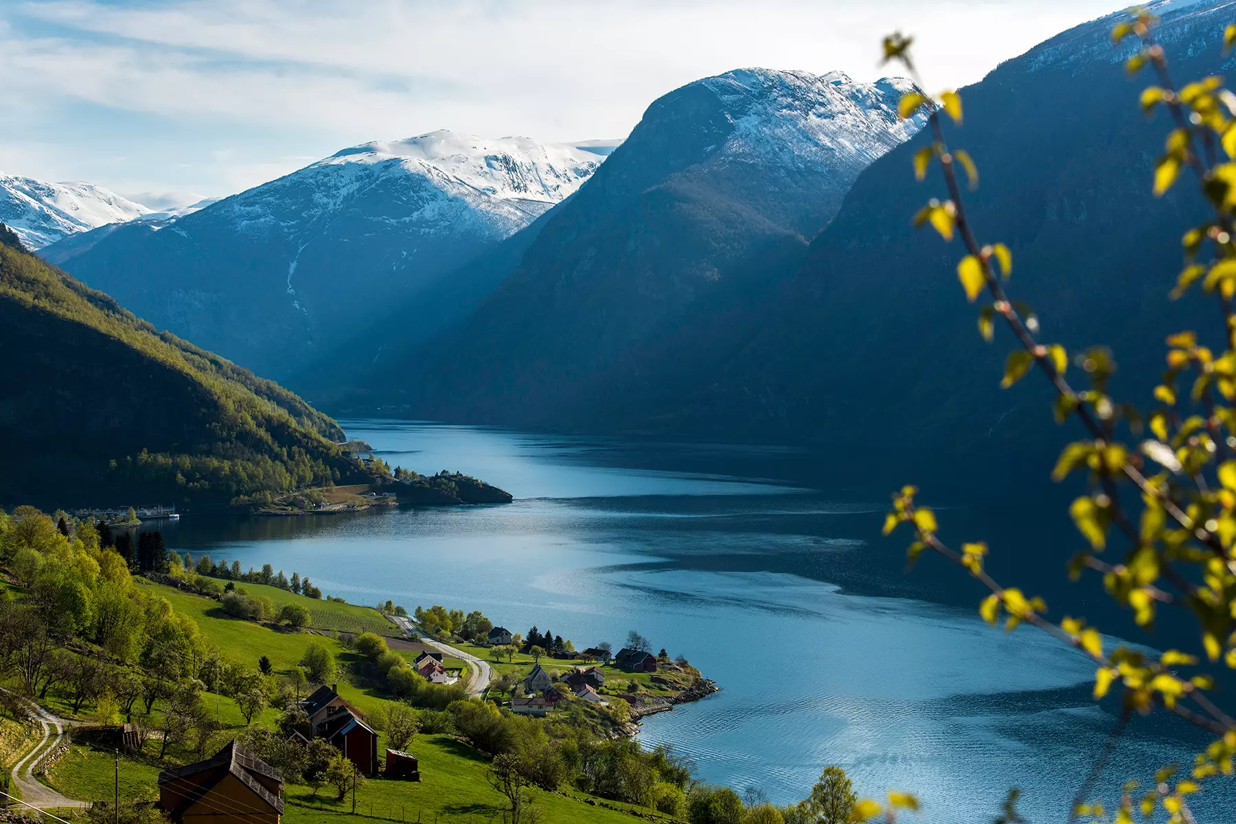 နော်ဝေးရှိ Aurland Fjord