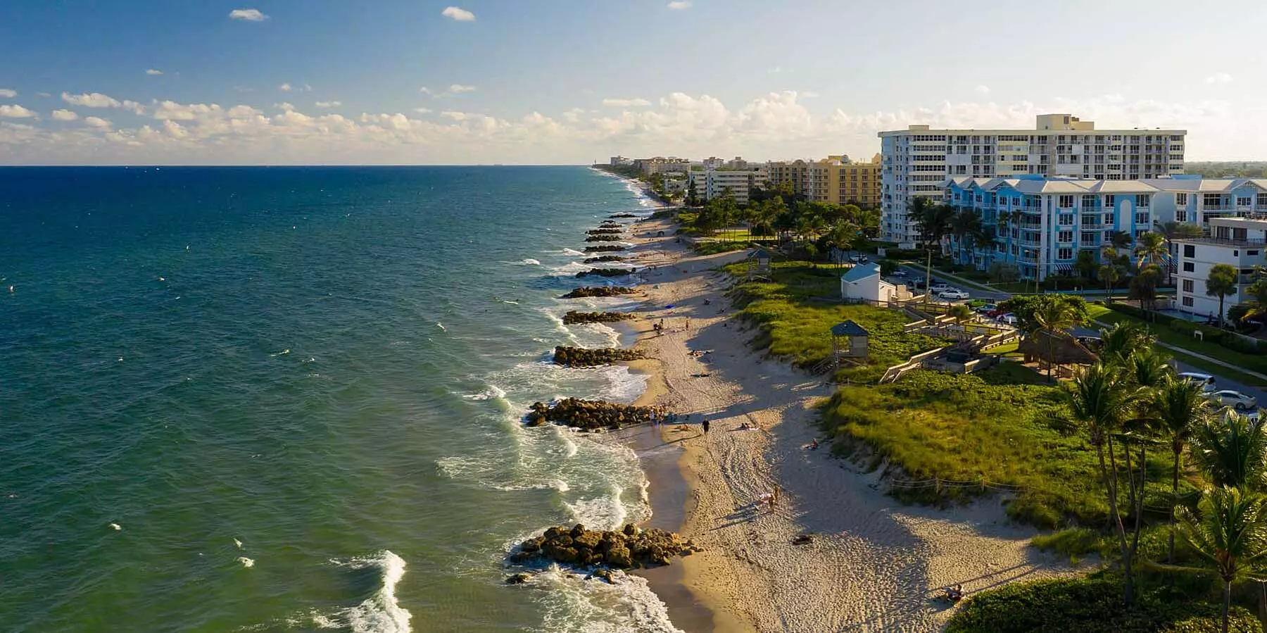 Ĉi tiu Malgranda Florida Urbo Estas Unu el la Plej Malkostaj Lokoj Por Aĉeti Stranda Domo en Usono