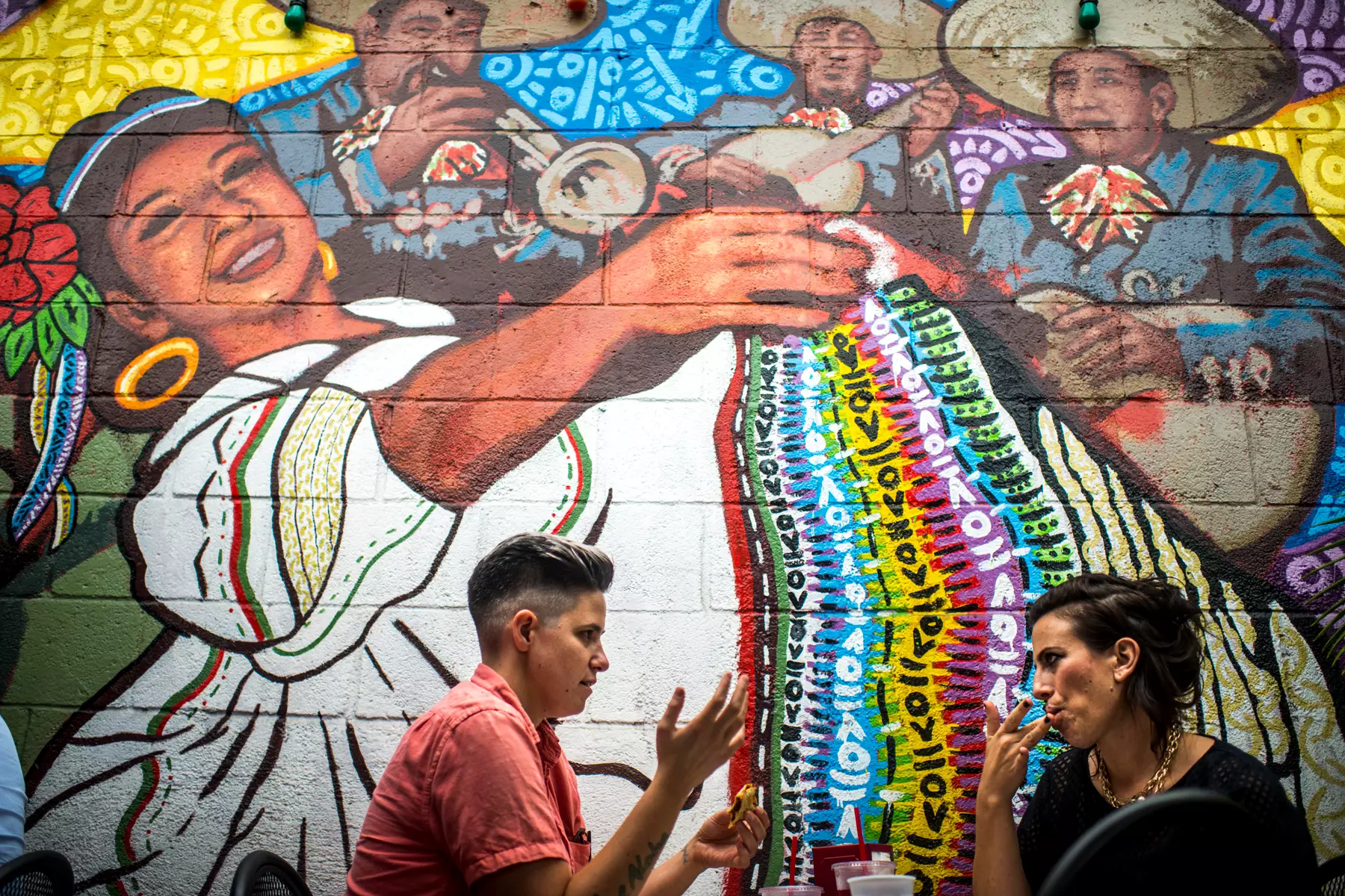 Spise taco på Guisados Tacos i Los Angeles, California