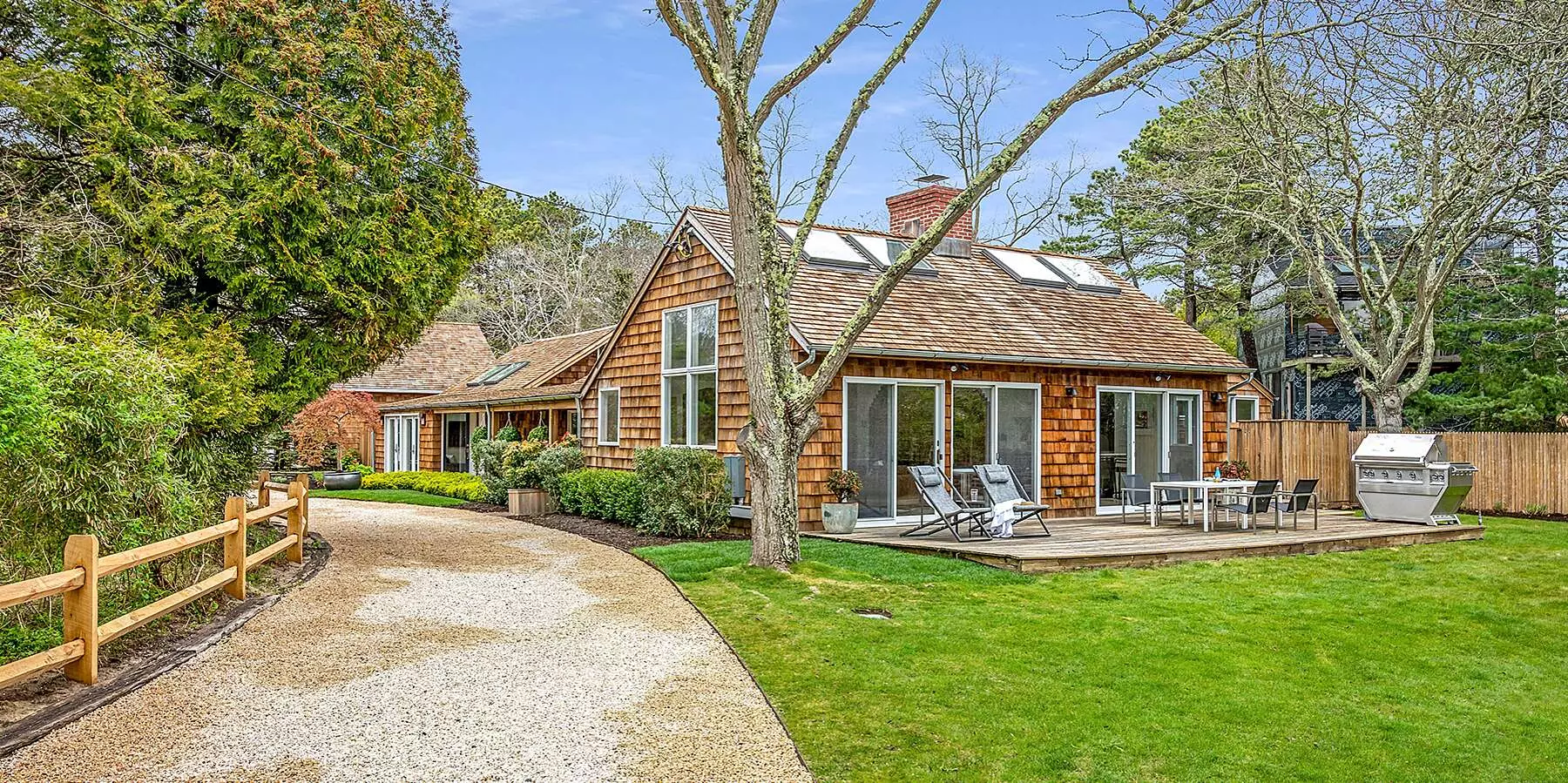 Bu “Hamptons Outpost” eýýäm Nýu-Yorkork ştatynyň iň oňat myhmanhanalarynyň biri bolup, kärendesine alyp boljak kenarýaka jaýyna çykdy.