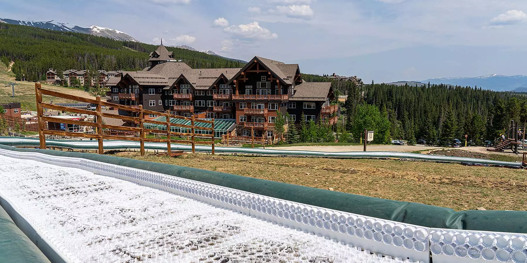 Vail Resorts Havînê Bi 15% erzankirina Otêlên Otelê Pîroz Dike