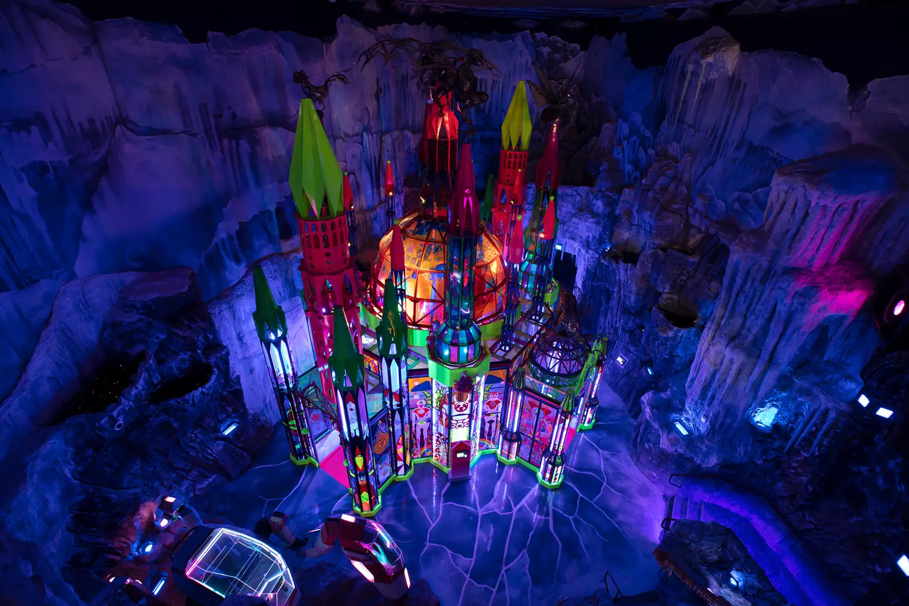 Interior de Meow Wolf Denver