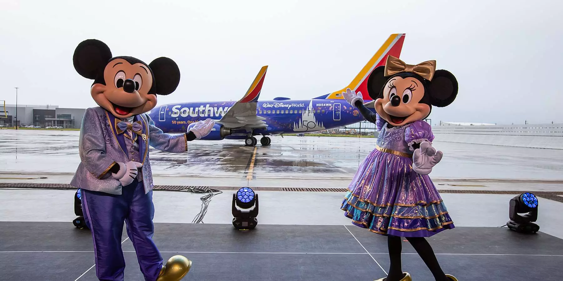 Southwest Airlines kompaniyasi Disneyga oid yangi samolyot va sehrli ta'til sovg'asini taqdim etdi.