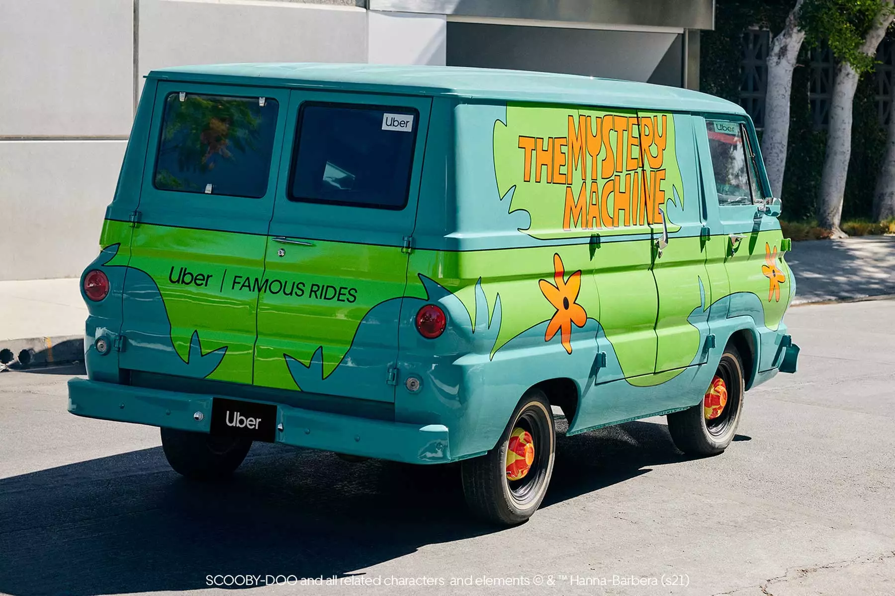 Ubers Scooby-Doo Mystery Machine van