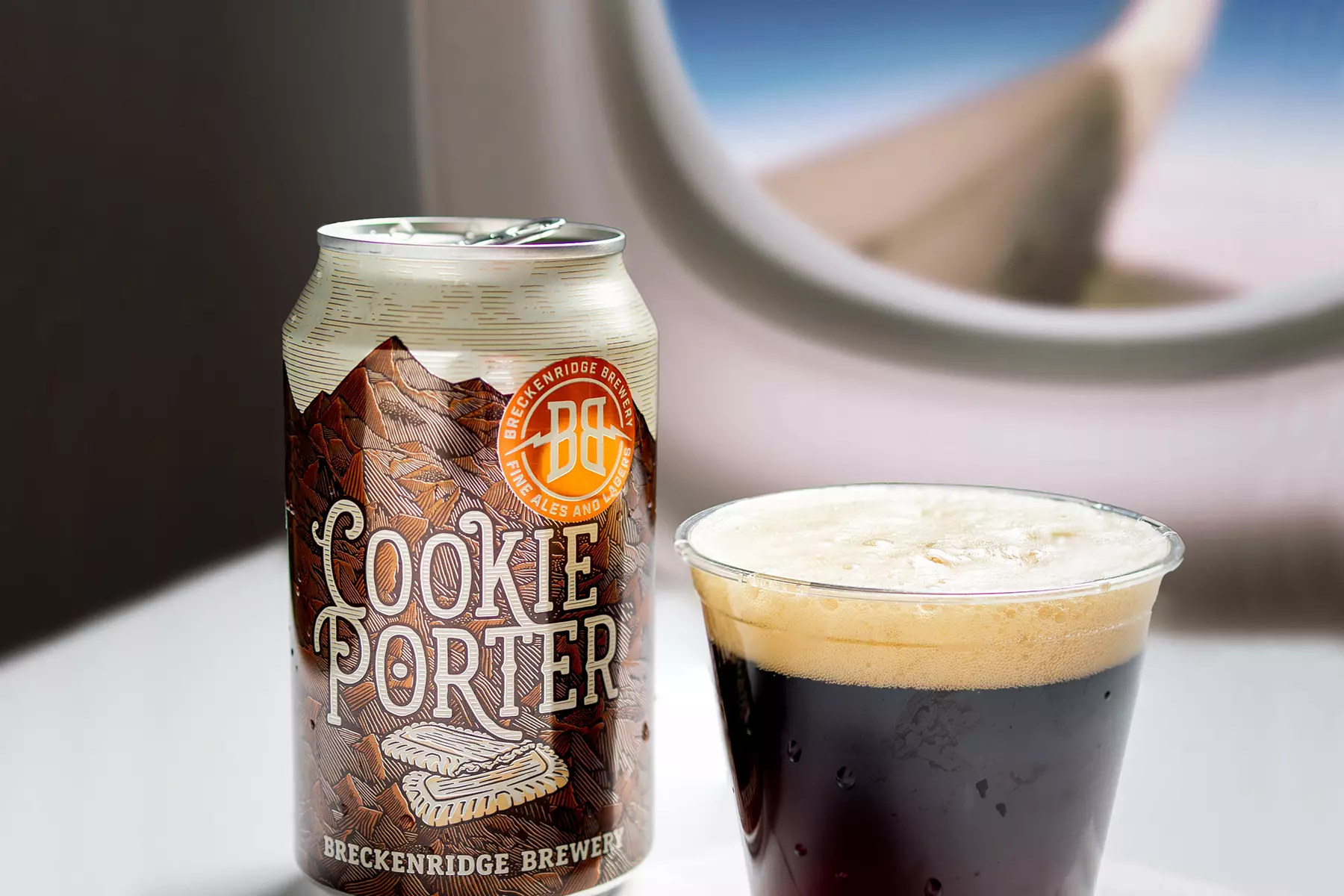 Breckenridge Cookie Porter Can a Chwpan ar awyren