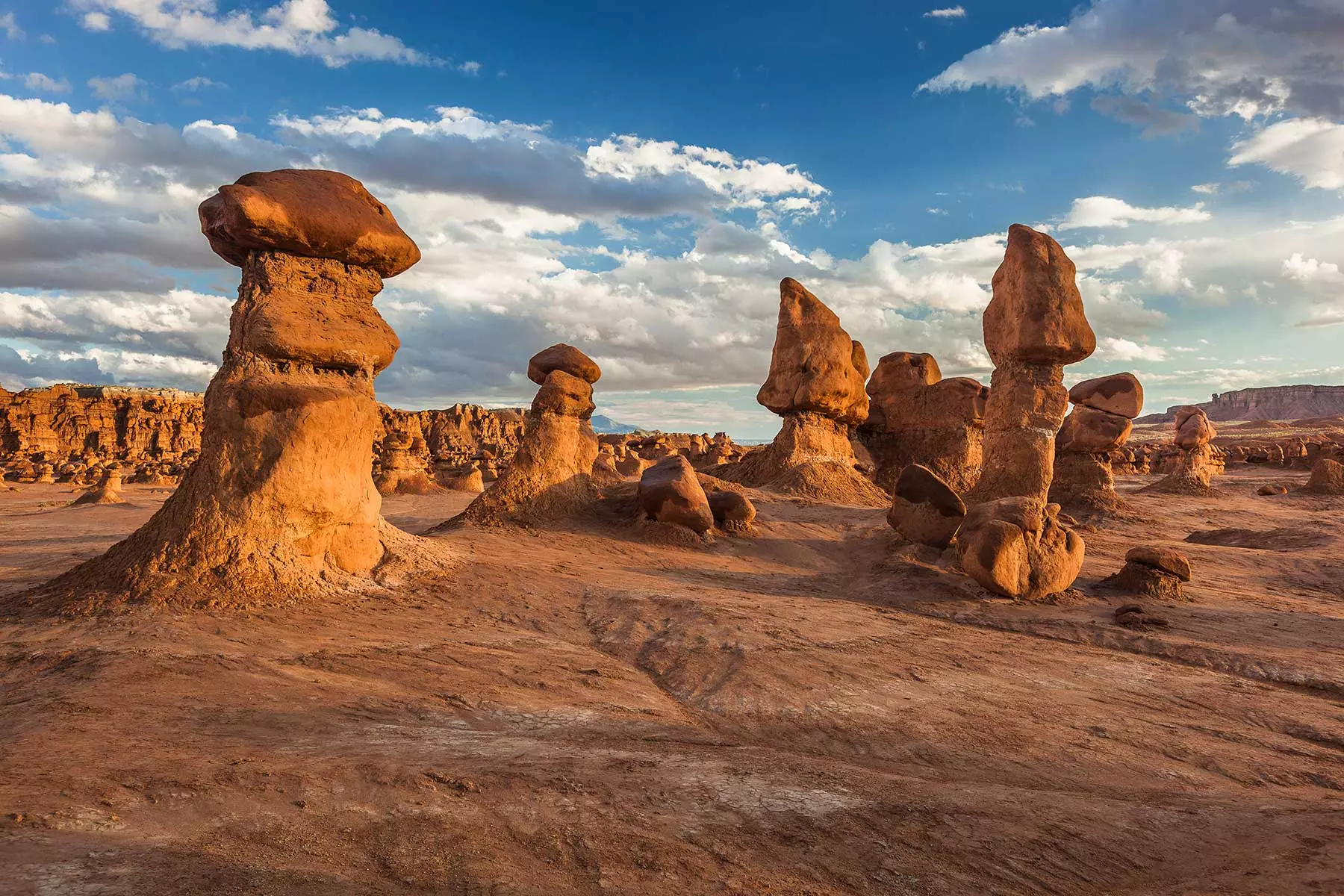 Skalne formacije v državnem parku Goblin Valley v Utahu