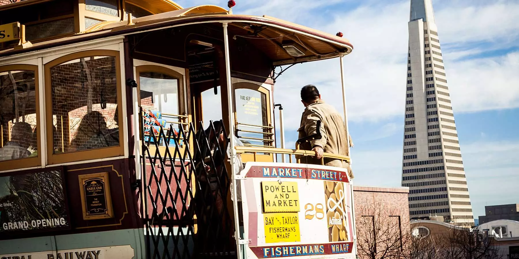 Ang Mga Cable Car ng San Francisco ay Muling Tumatakbo — at Libre ang Mga Sakay Ngayong Buwan