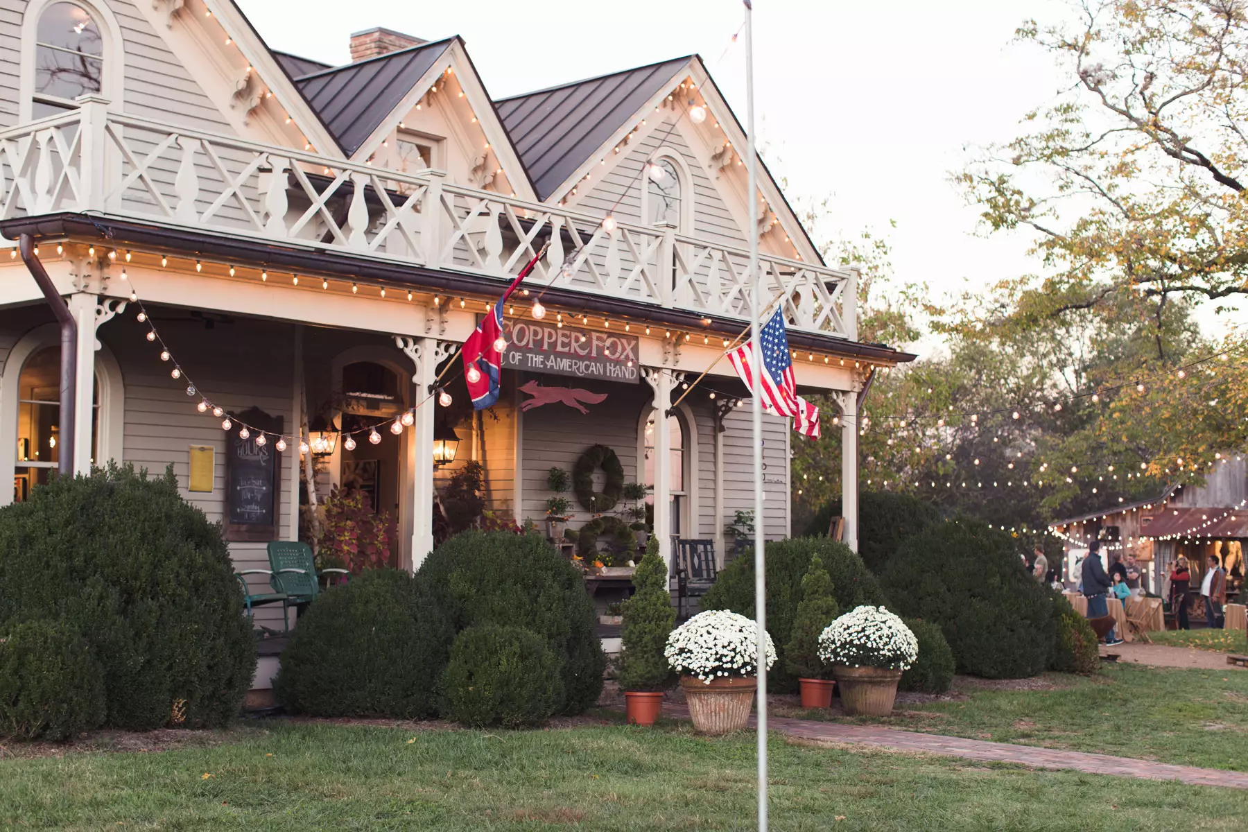 Galeri Copper Fox ing Leiper's Fork, Tennessee