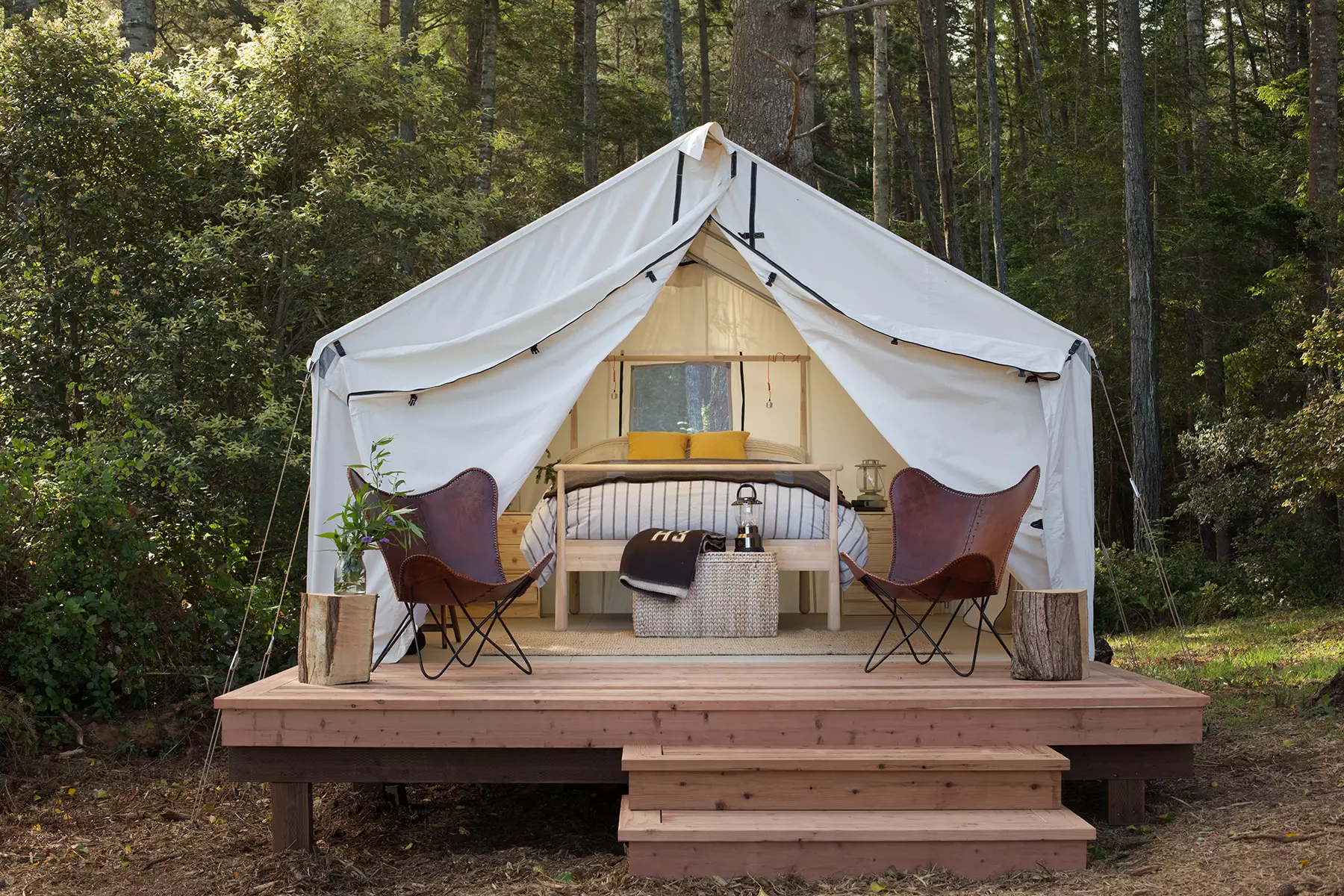 Glamping Loĝejoj ĉe Mendocino Grove en Mendocino, Kalifornio