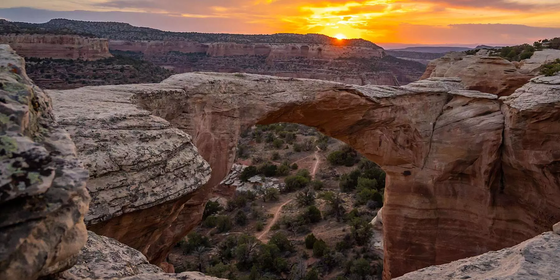 Este impresionante parque de Colorado ten unha das coleccións de arcos naturais máis grandes do mundo