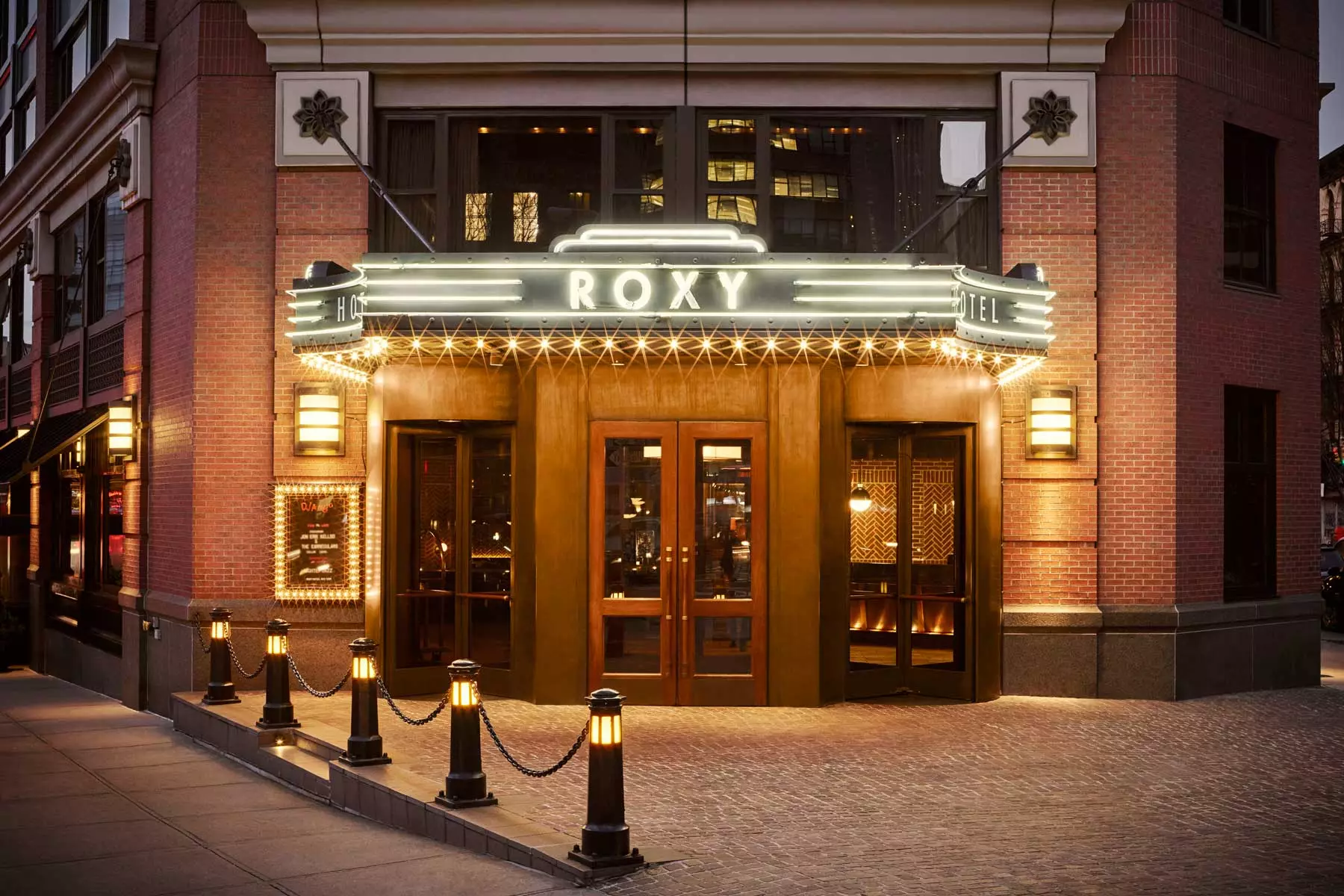 Знешні выгляд The Roxy, прызнаны адным з лепшых гатэляў Нью-Ёрка