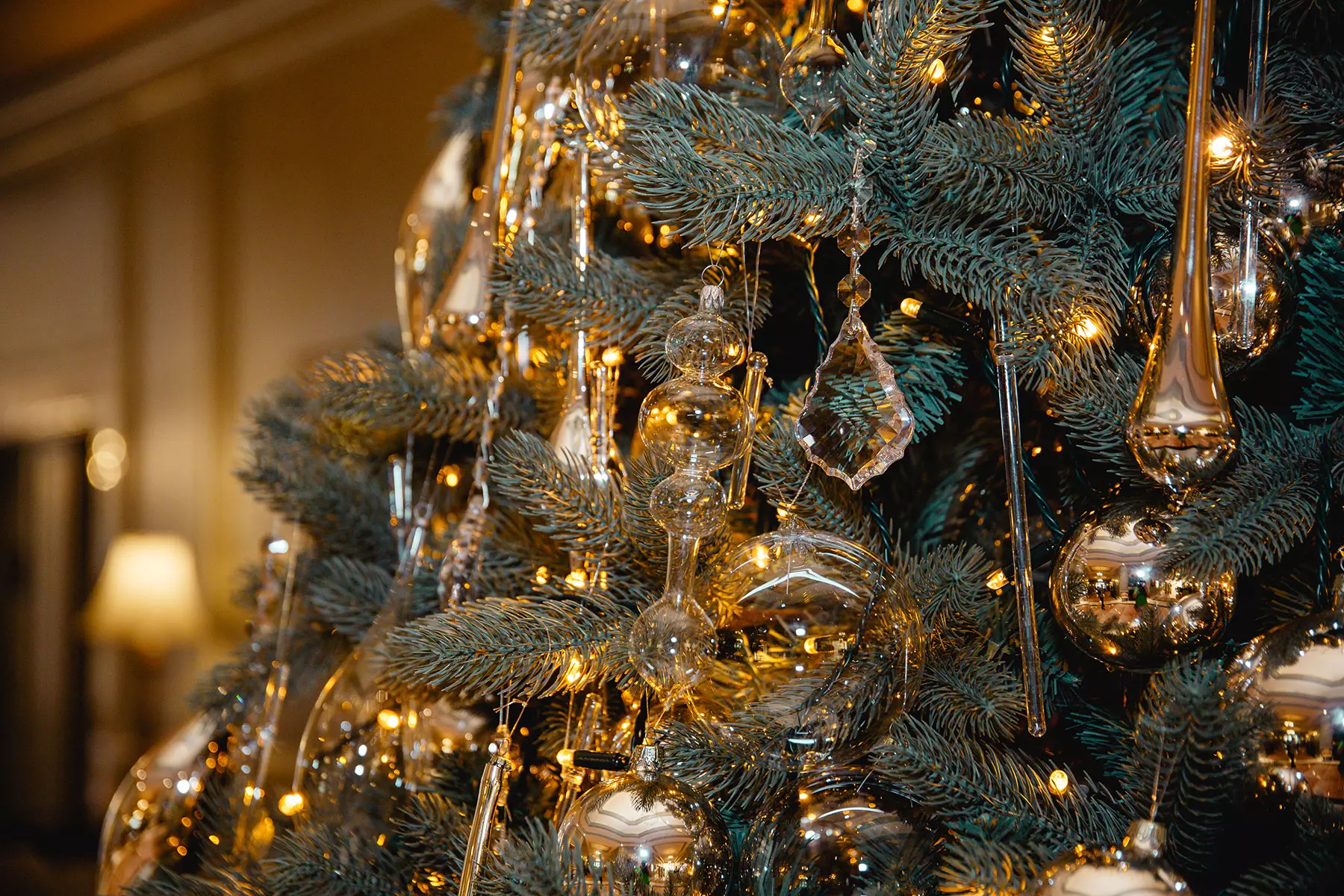 Detail pohon Natal Tiffany & Co. di The Ritz-Carlton, Cancun