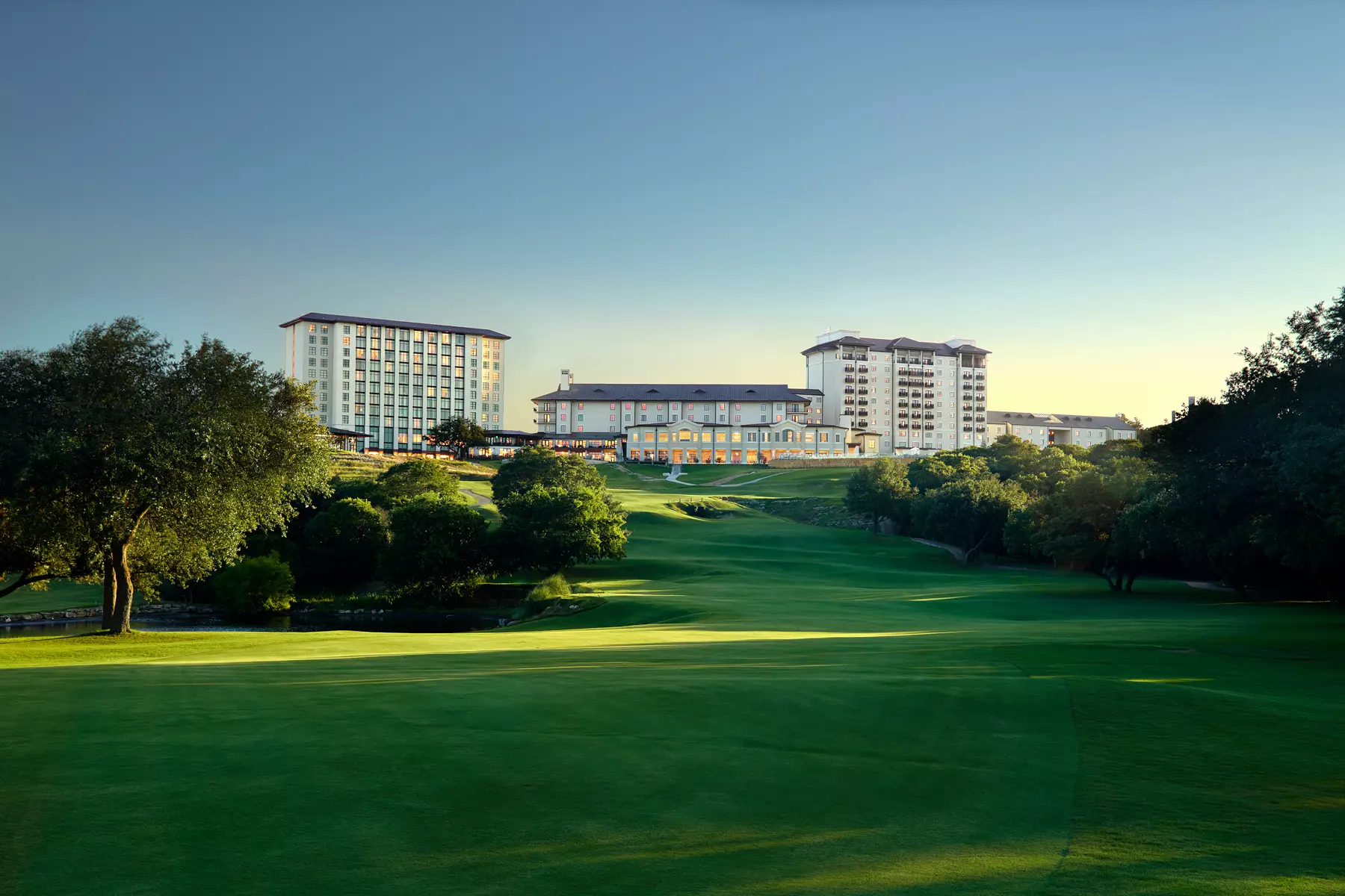 Omni Barton Creek Resort & Spa၊ Austin TX ဂေါက်ကွင်းမှ အပြင်ပိုင်းမြင်ကွင်း