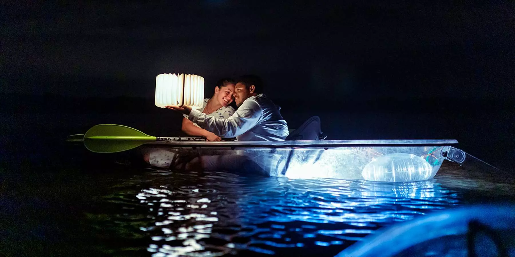 Fata Kuzenguruka Kayak Kuzenguruka Bioluminescent Lagoons muri Floride