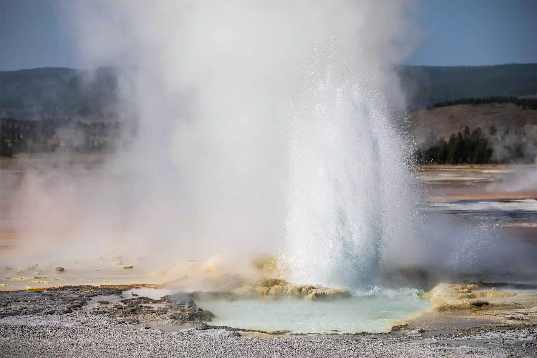 Akasupe otentha ku Yellowstone National Park