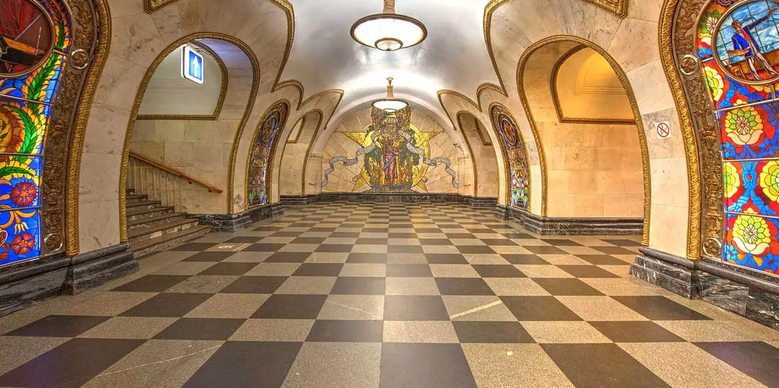 Московски метро нуди виртуелне обиласке својих чувено лепих станица метроа