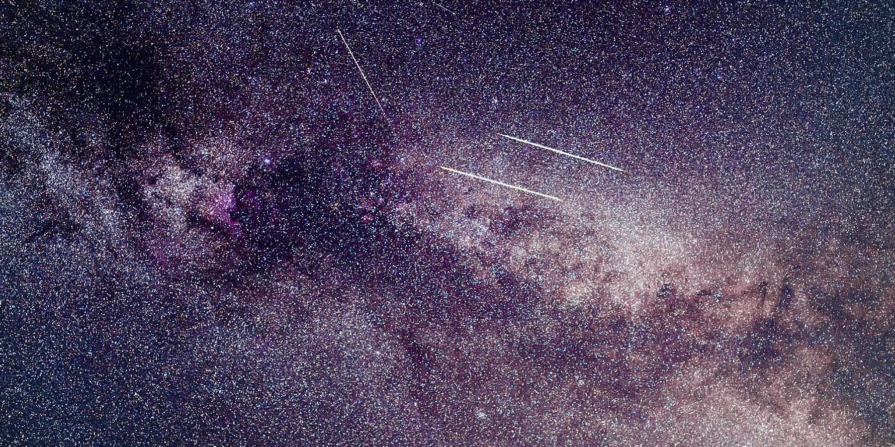 Vashingtonda umrida bir marta bo'ladigan tajriba bilan Perseid meteorit yomg'iri ostida glamp