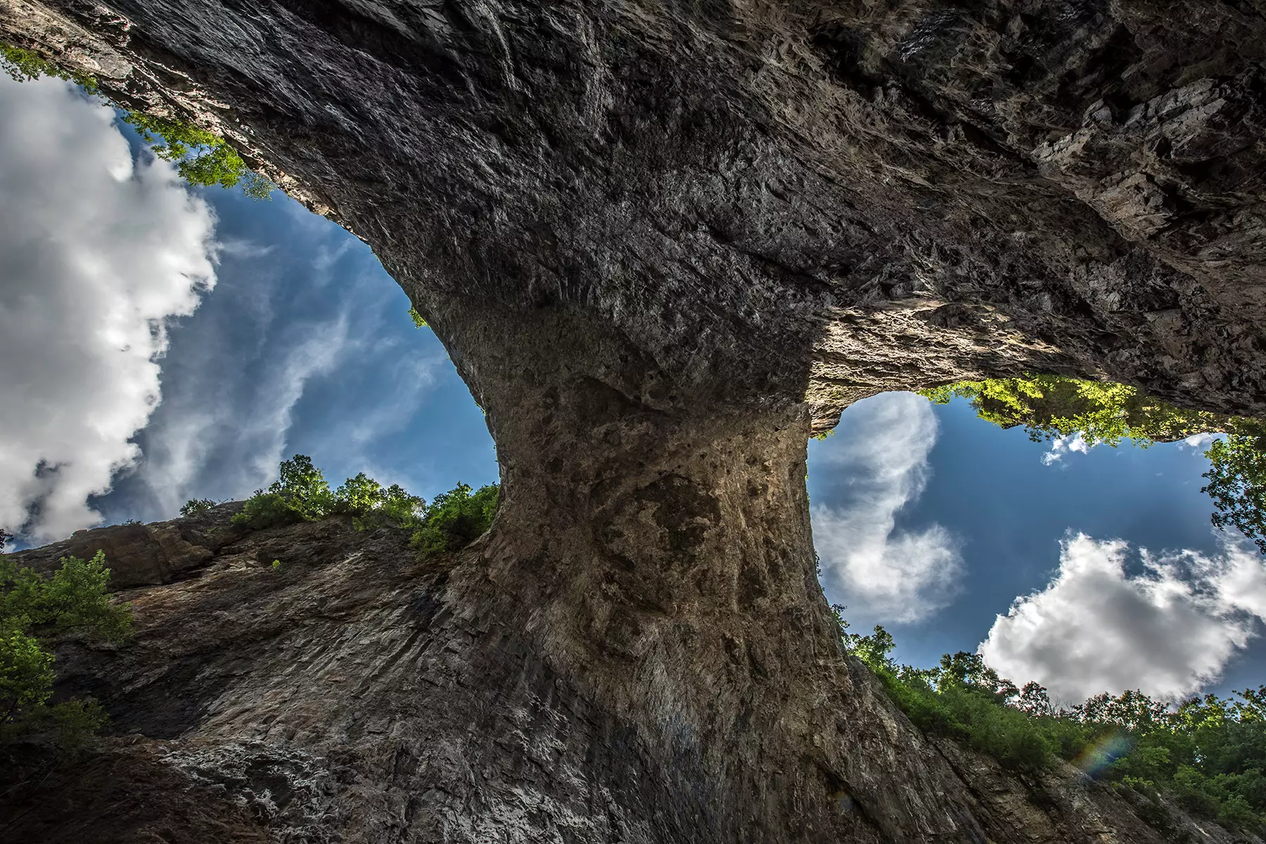 Ibhulorho yeNdalo kwi-Natural Bridge State Park, eVirginia