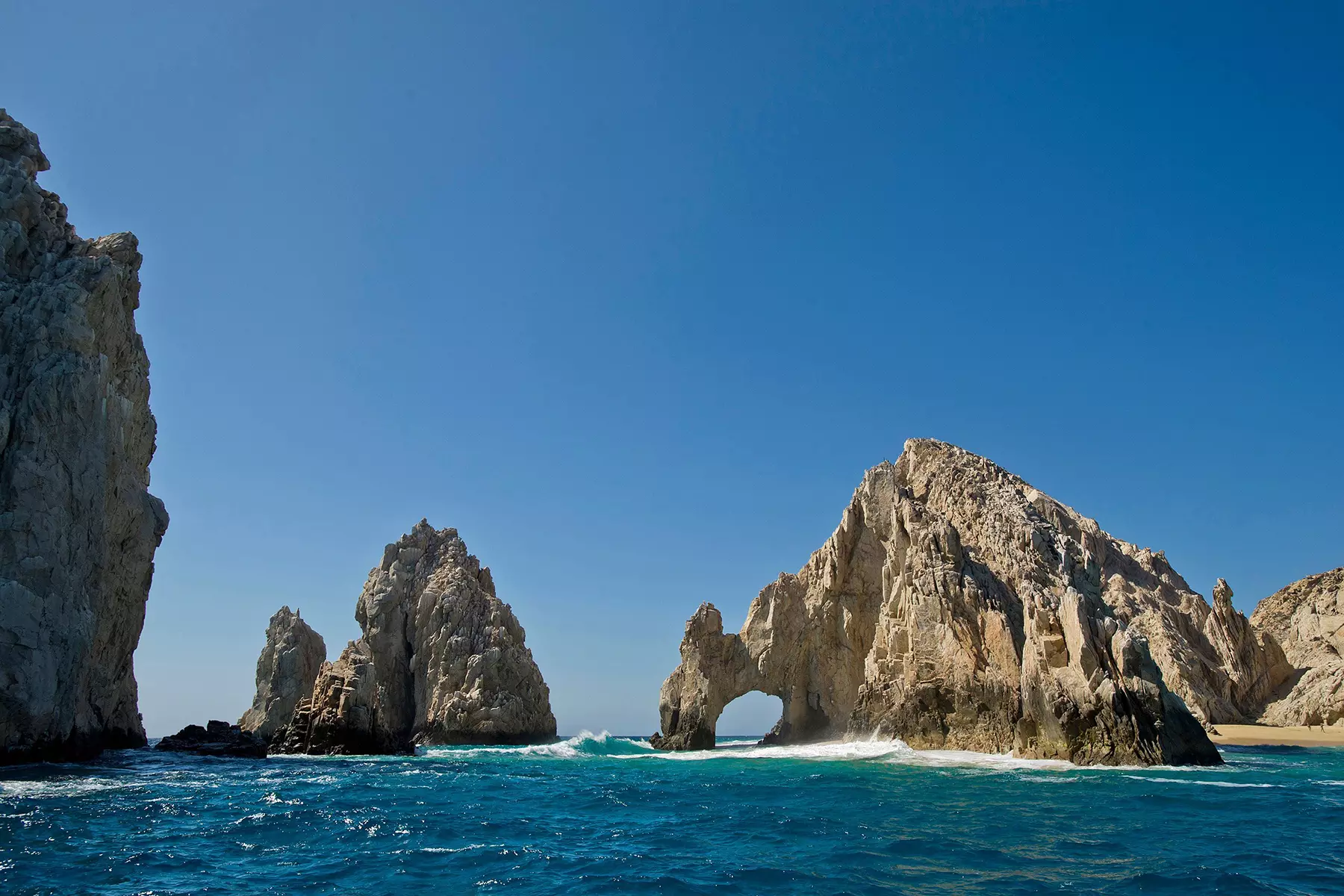 Disney Wonder berlayar saka San Diego menyang Baja lan Riviera Meksiko kanthi kunjungan menyang Cabo San Lucas,