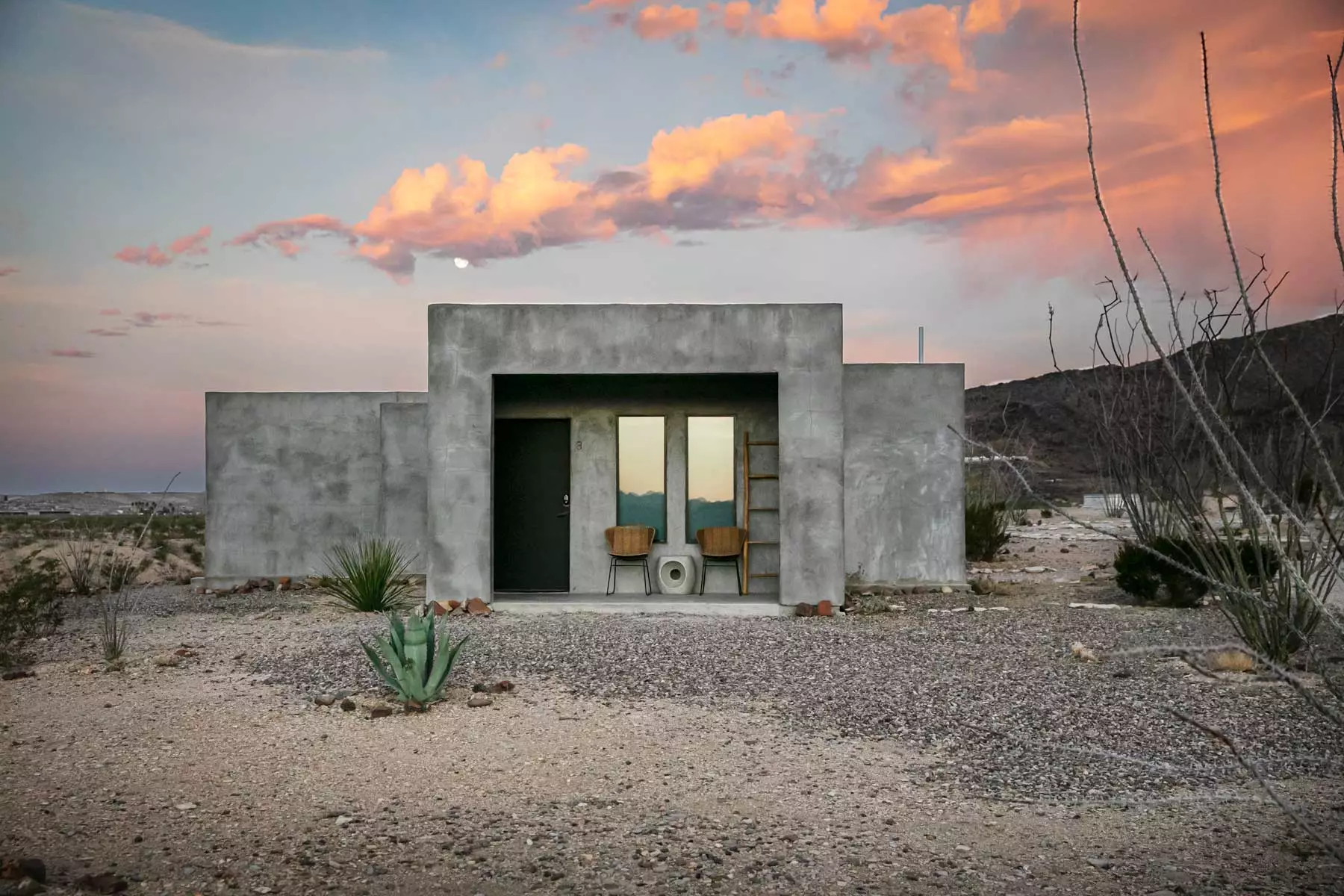 Willow House, zu Terlinqua, Texas, bei Sonnenopgang