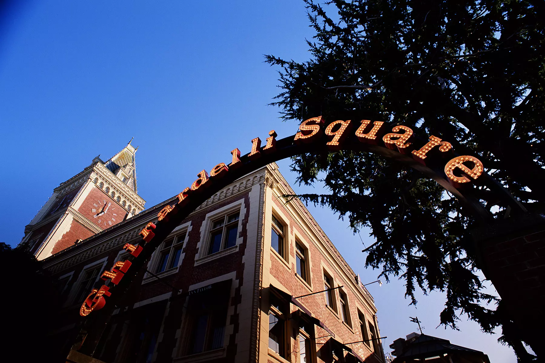 Le faʻailoga i le Ghirardelli Square