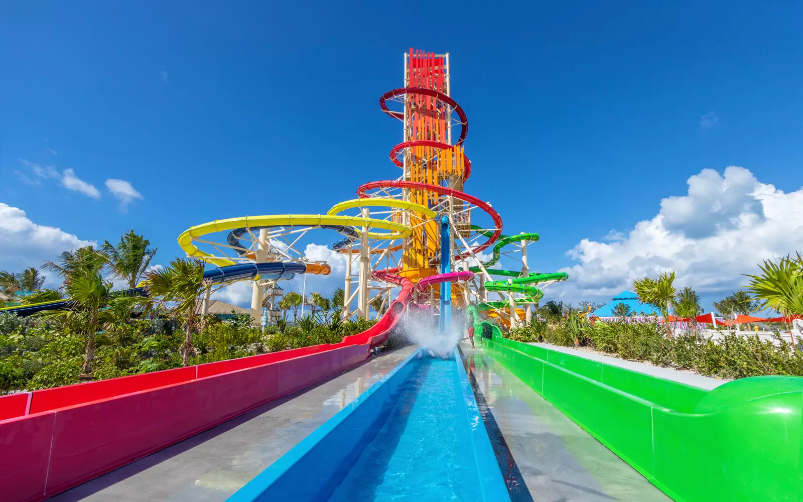 Tökéletes nap a Coco Cay vízi csúszdáknál