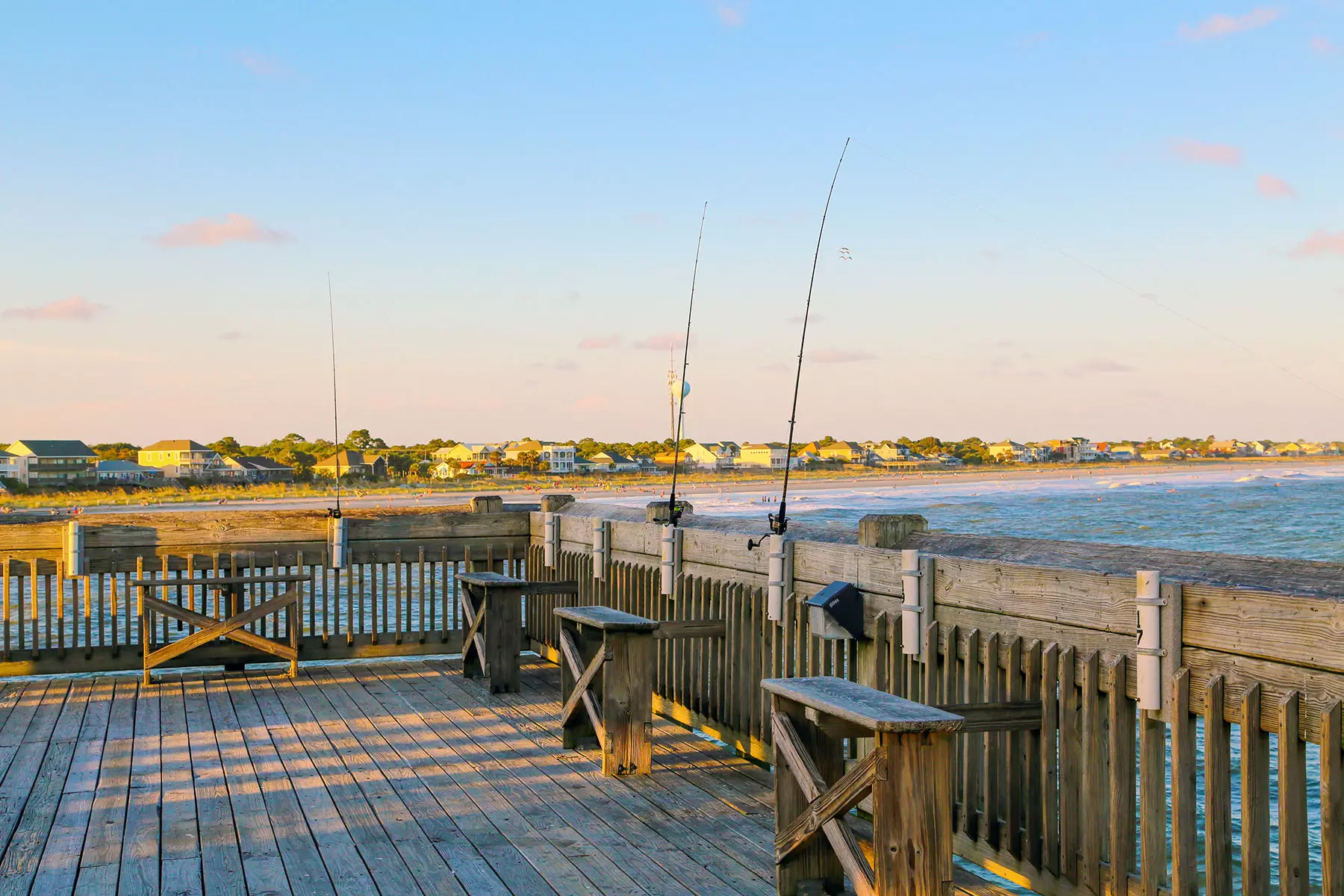 Cais de pesca em Folly Beach, Carolina do Sul.