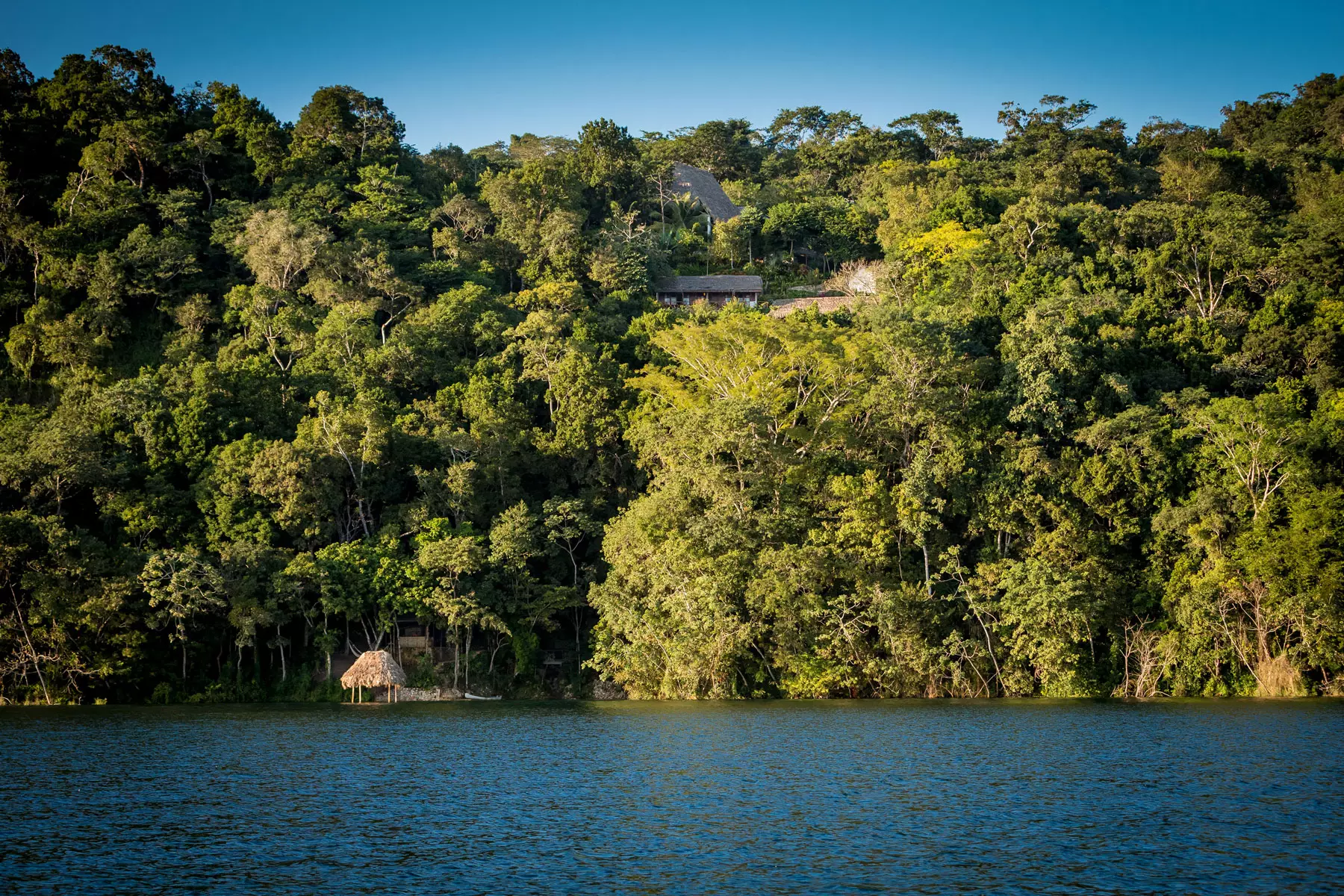 Pamje e La Llancha nga uji