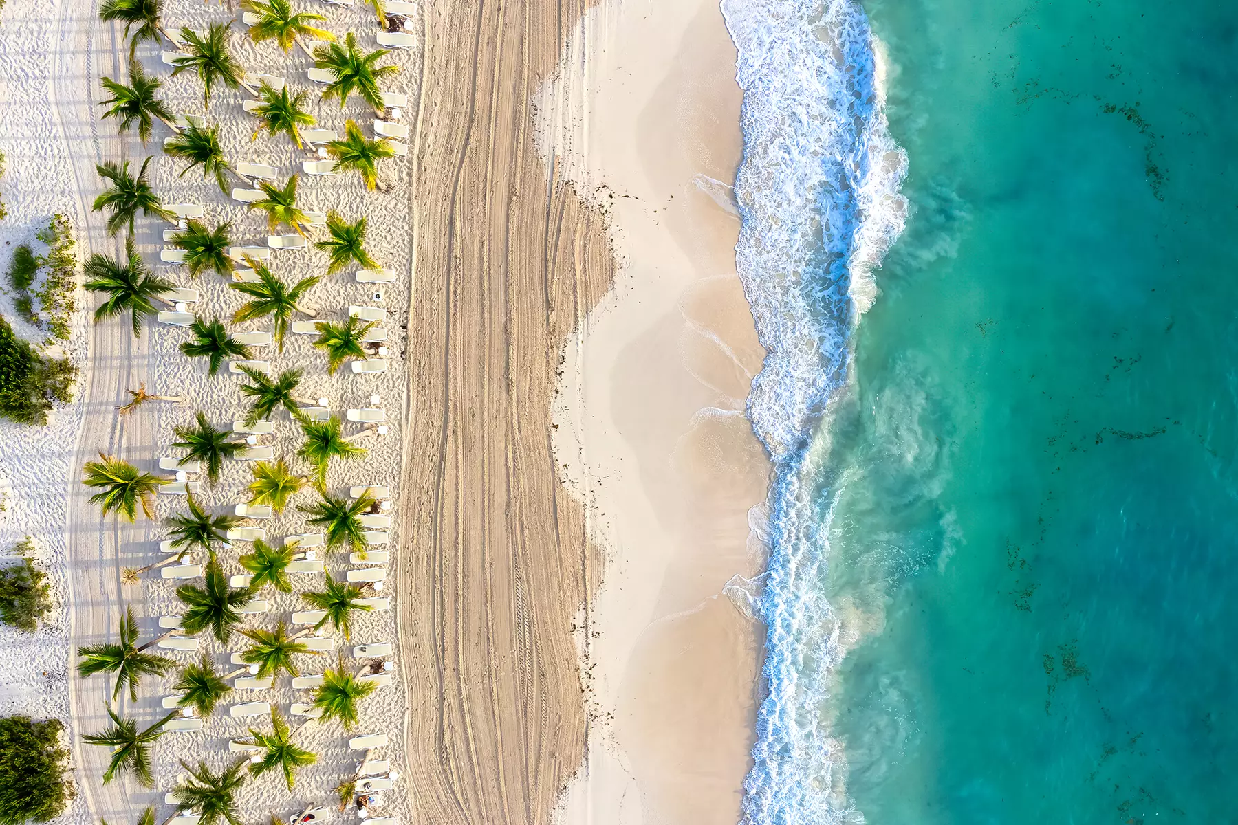 Drone vista da praia na Costa Mujeres México