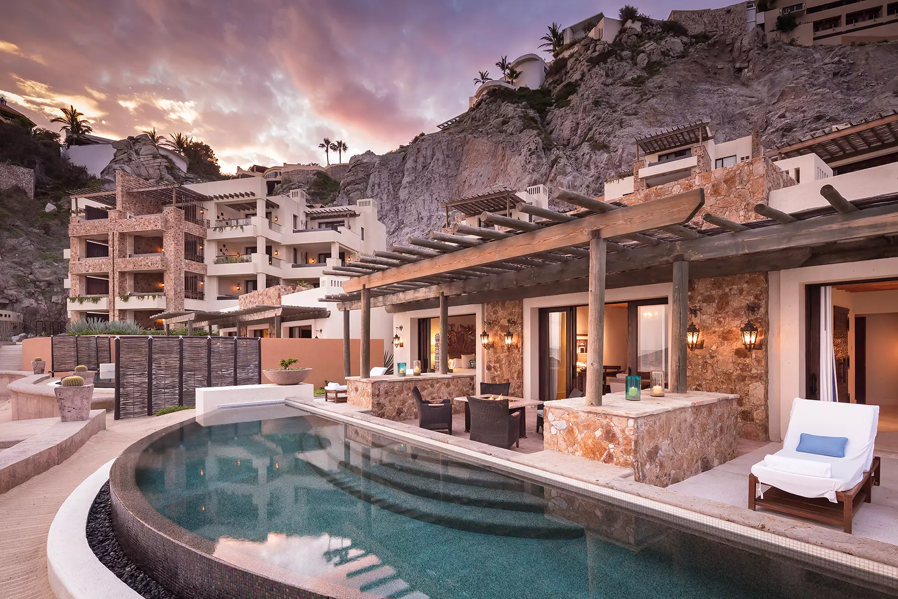 A piscina do Waldorf Astoria Los Cabos Pedregal