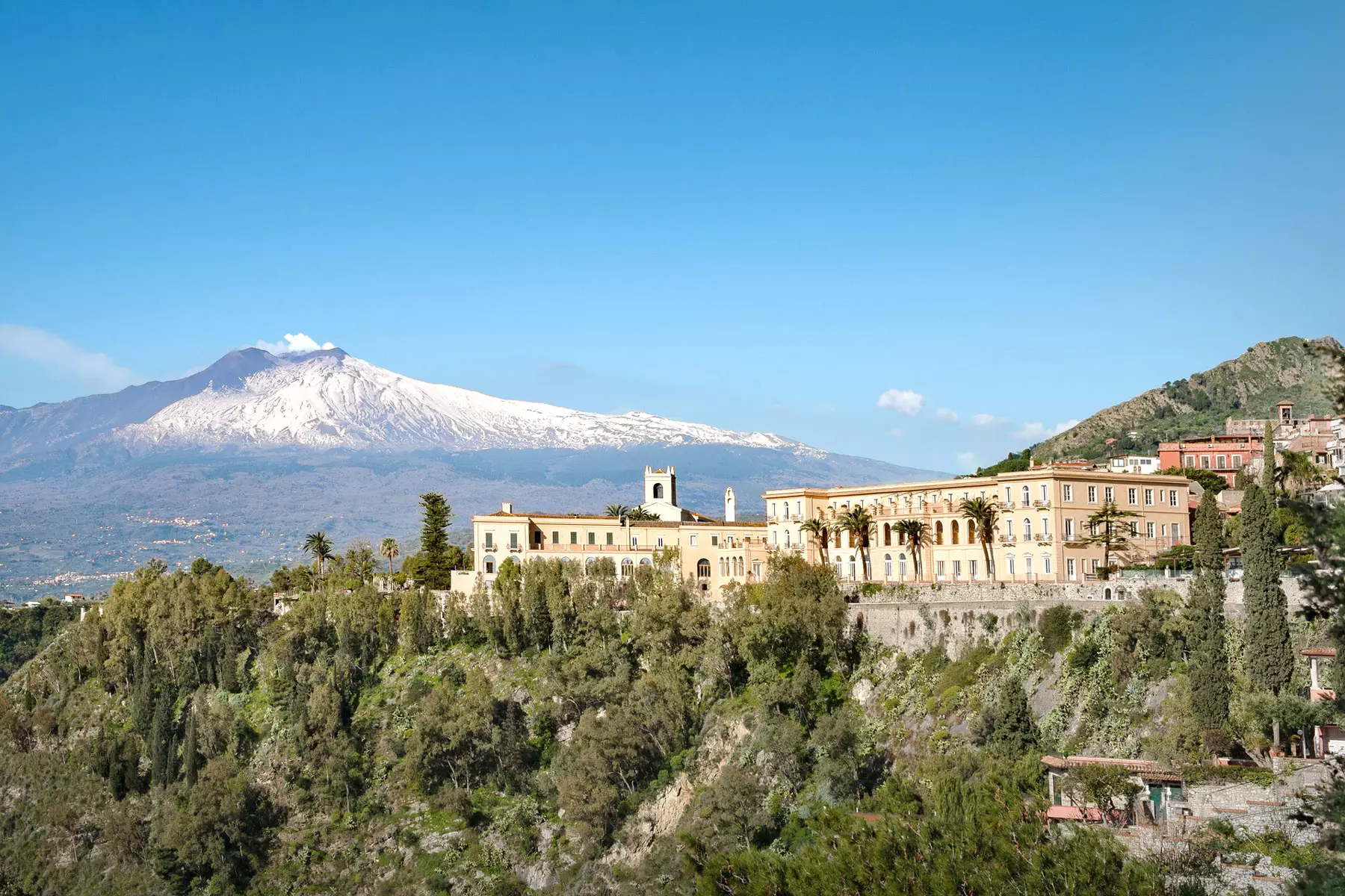 Four Seasons Taormina San Domenico rūmuose Sicilijoje