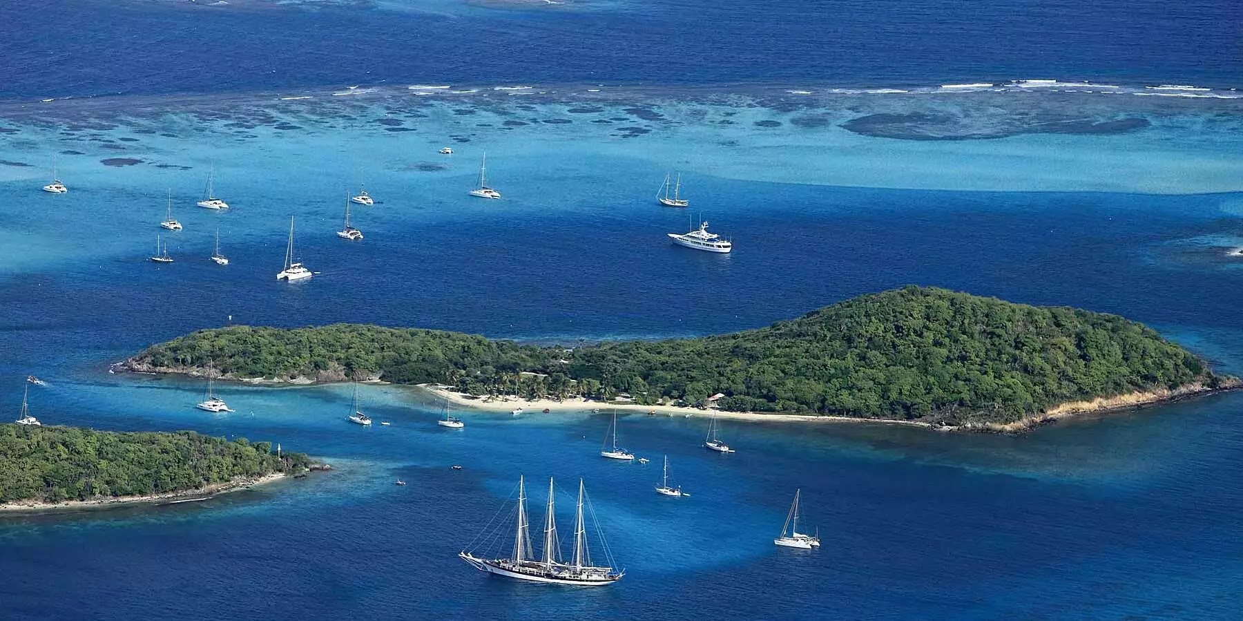 Naon anu anjeun kedah terang Ngeunaan Yacht sareng Parahu Parahu