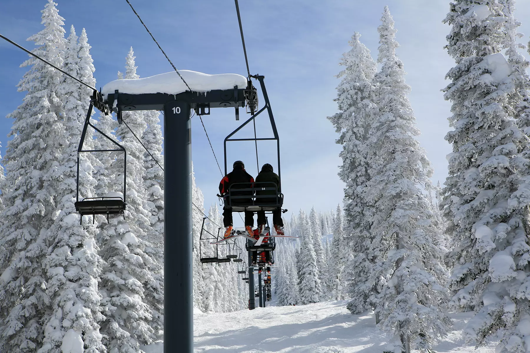 Αναβάτες λιφτ του σκι στο Steamboat Springs