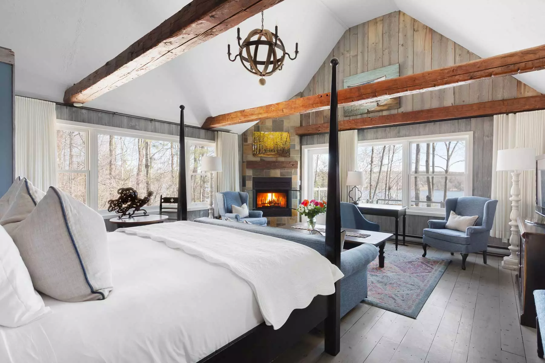 Unha habitación de hóspedes do Manoir Hovey, elixida como un dos mellores hoteis do mundo