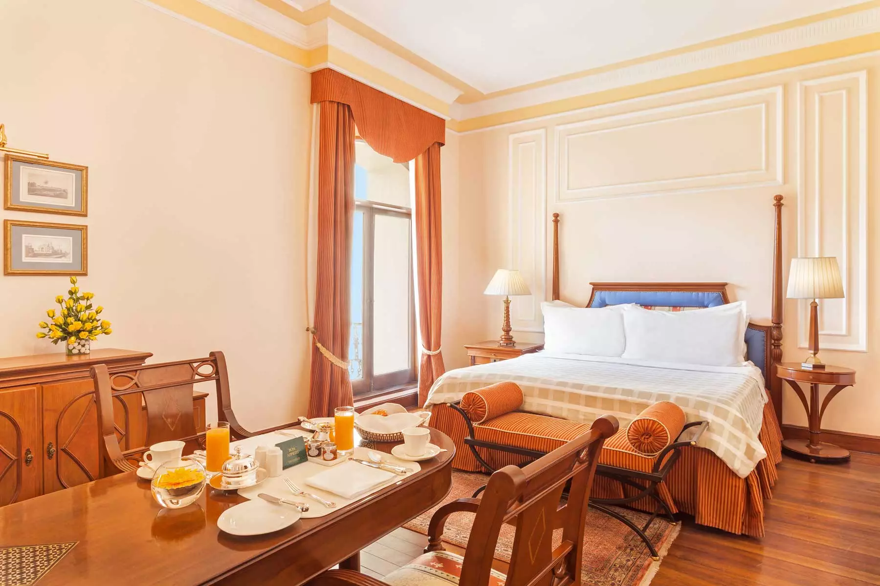 Një dhomë mysafirësh në hotelin Oberoi Grand, u votua si një nga hotelet më të mirë në botë