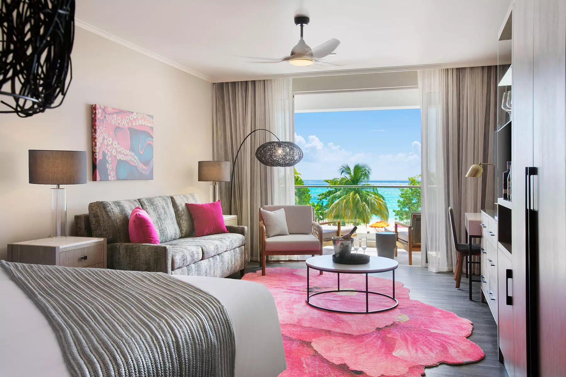 Intern ta’ guestroom f’O2 Beach Club & Spa fil-Barbados