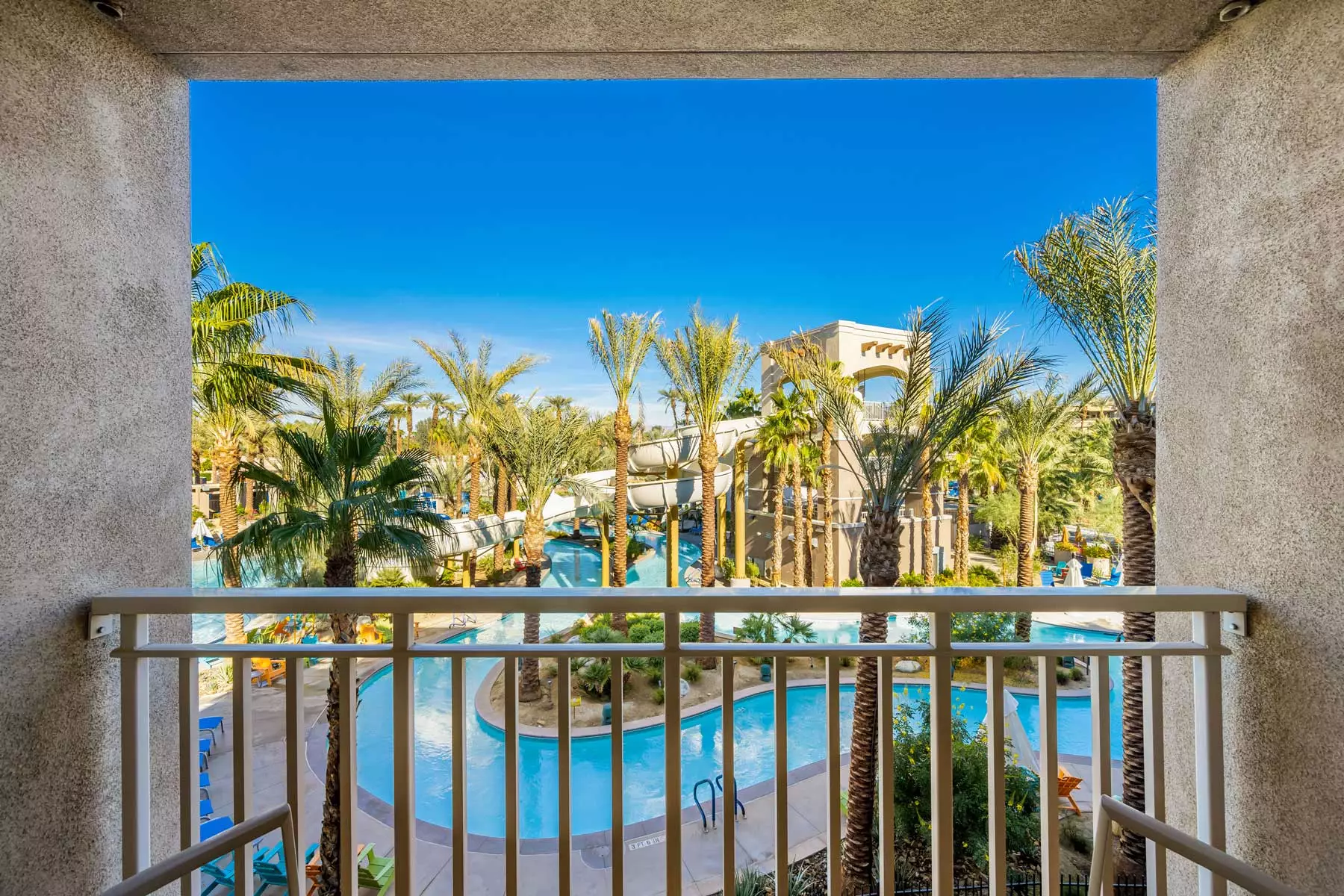 Hyatt Regency Indian Wells Resort & Spas moderne inspirerede interiør fra midten af århundredet