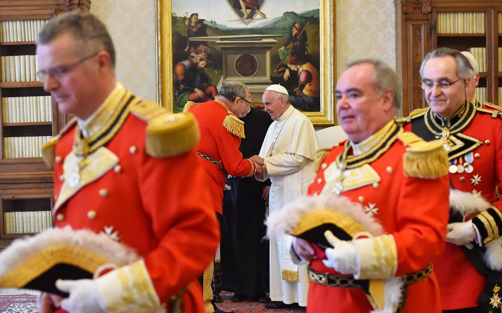 Папа Фрања се састао са принцом и великим мајстором Сувереног војног Малтешког реда Ексклузивно за ретке пасоше
