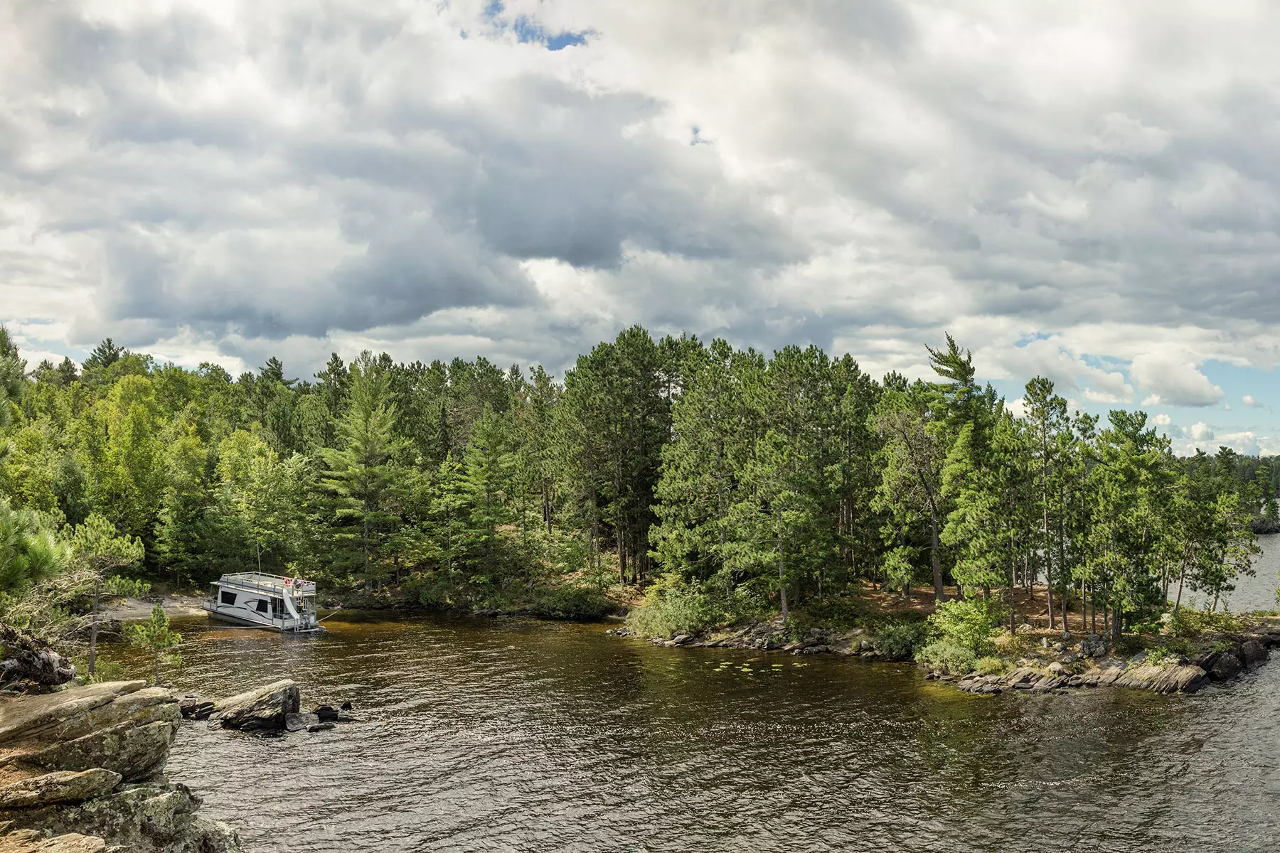 Voyageurs National Park karo houseboat