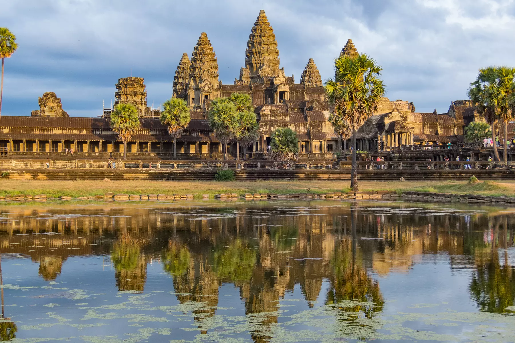 Angkor Wat templis saulrietā, Siem Reap, Kambodža