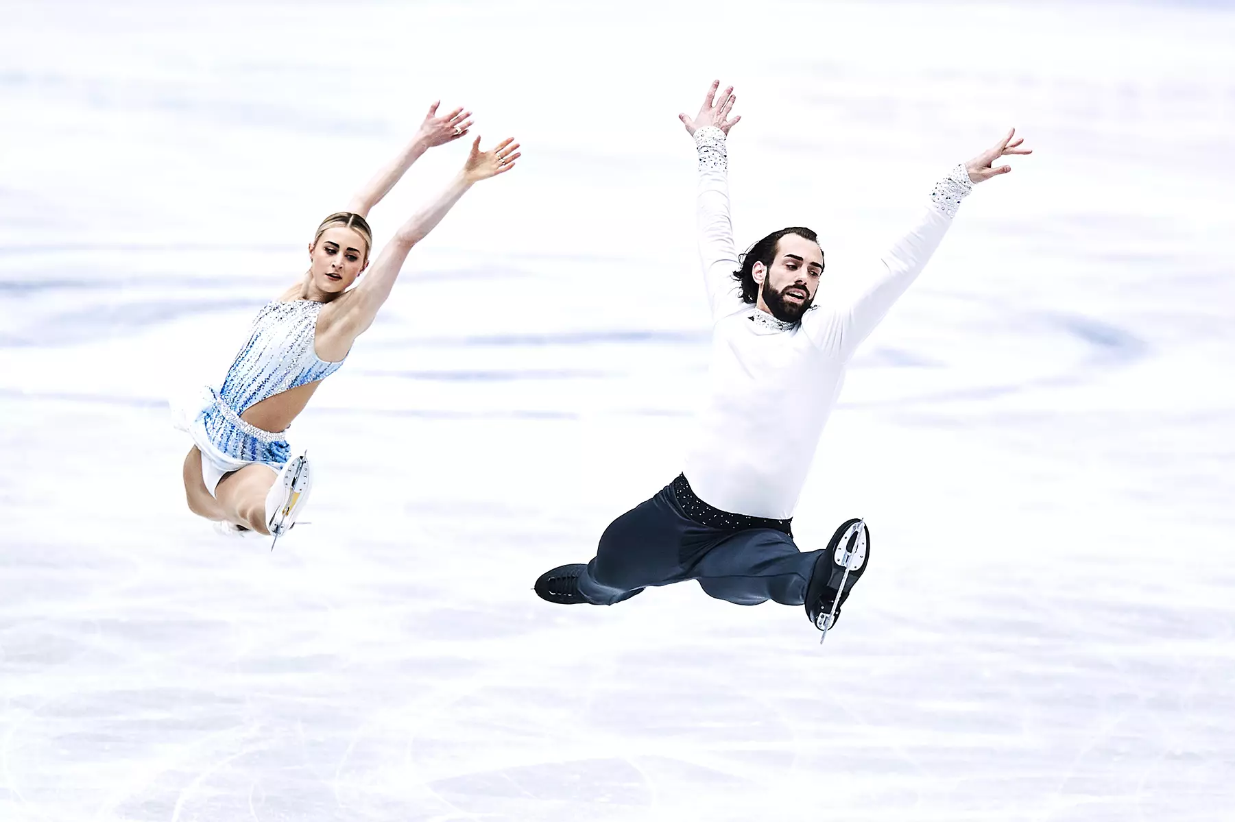 Ashley Cain-Gribble en Timothy Leduc nemen deel aan de ISU Wereldkampioenschappen kunstschaatsen op 23 maart 2022 in Montpellier, Frankrijk