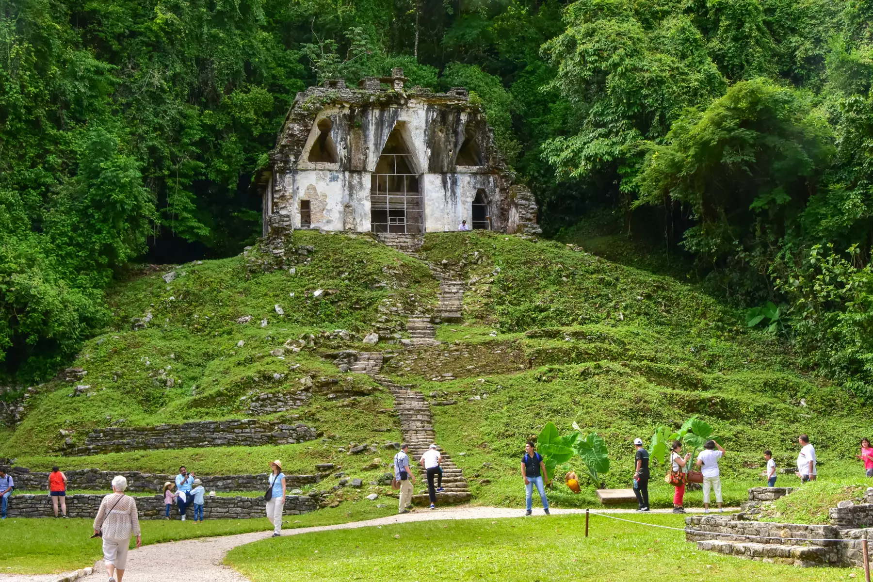 Templul Crucii Foliate din Palenque, un oraș-stat Maya din sudul Mexicului și un sit al Patrimoniului Mondial UNESCO