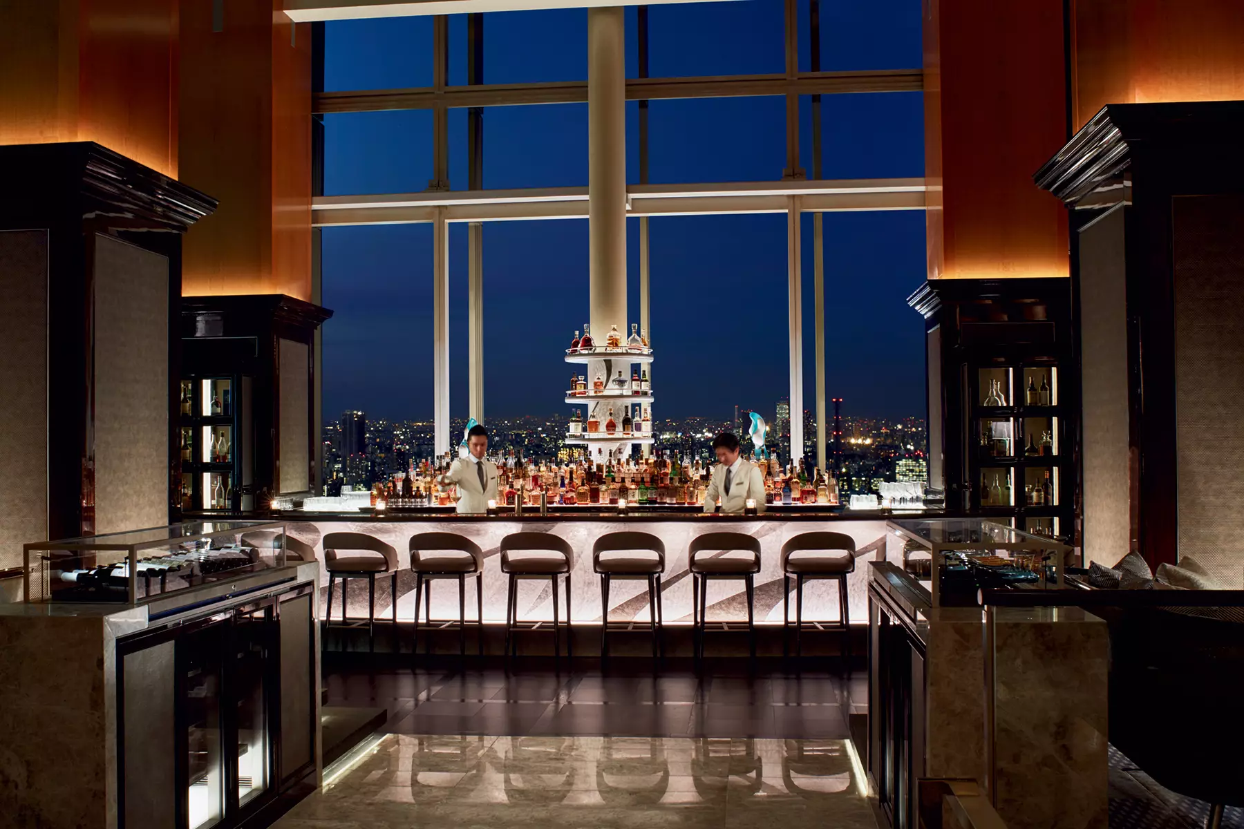 Bar ao amin'ny The Ritz-Carlton, Tokyo