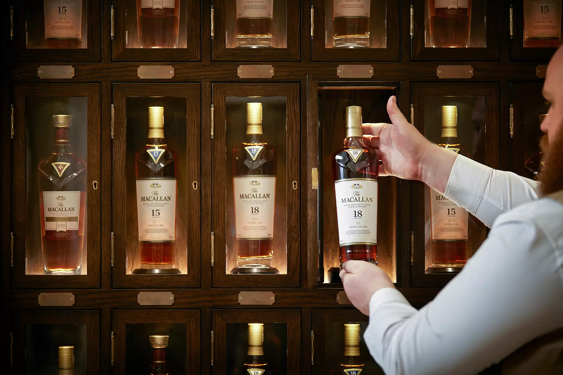 Flessen Macallan bij de Scotch Club Whisky Keep