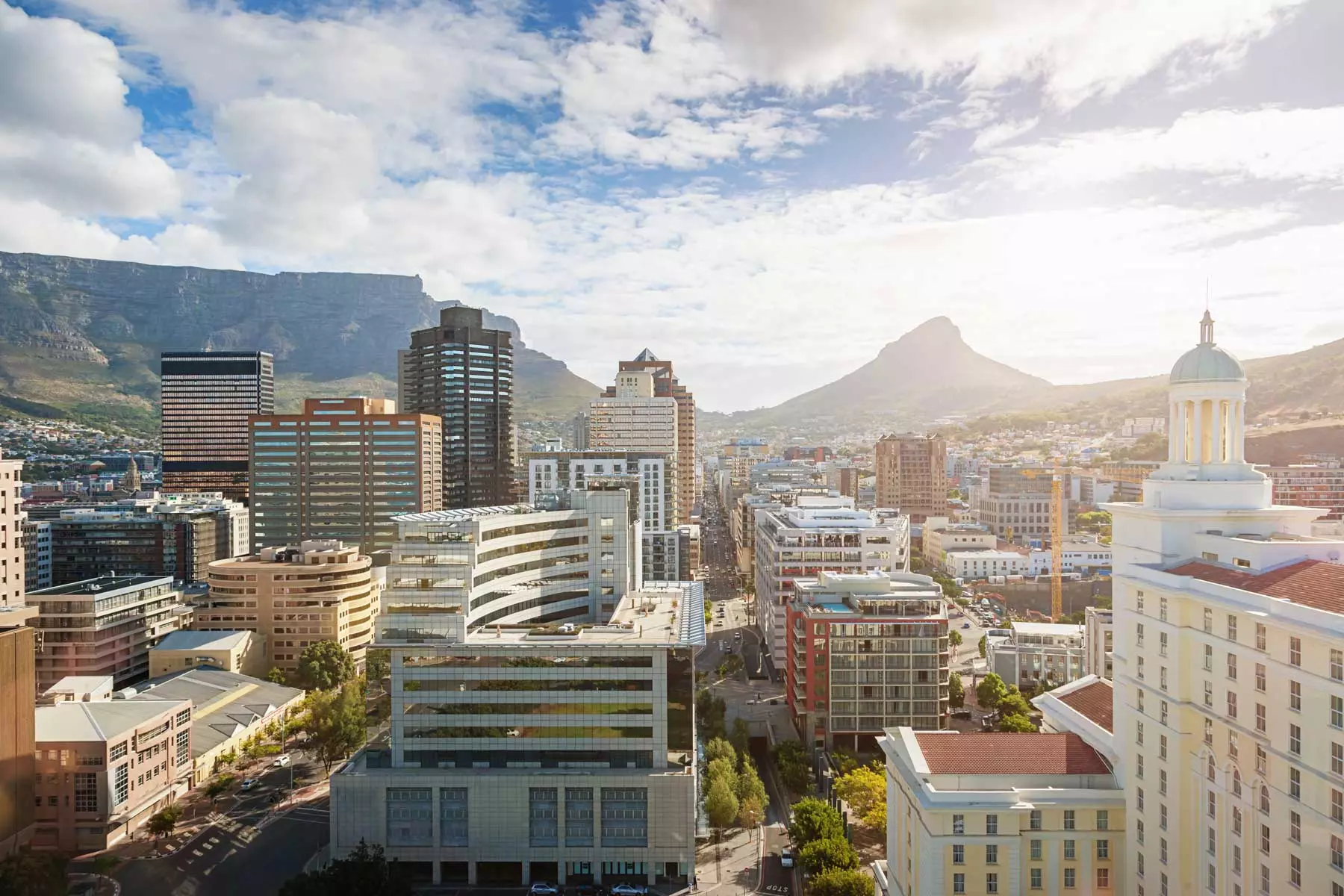 Den Downtown Geschäftsbezierk vu Cape Town, Südafrika, huet als ee vun de beschte Stied vun der Welt gewielt